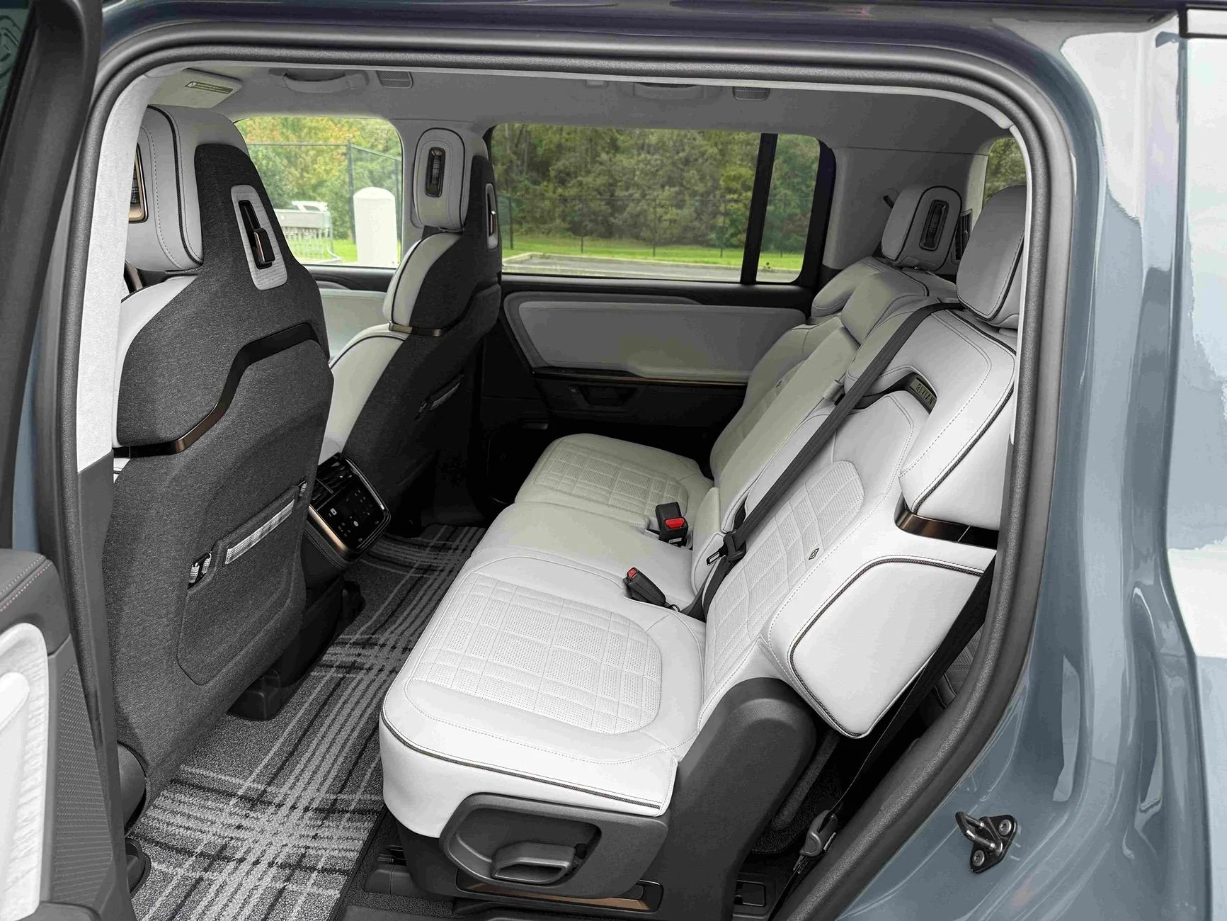 Slate Sky + Walnut Production? | Rivian Forum - R1T R1S R2 R3 News ...