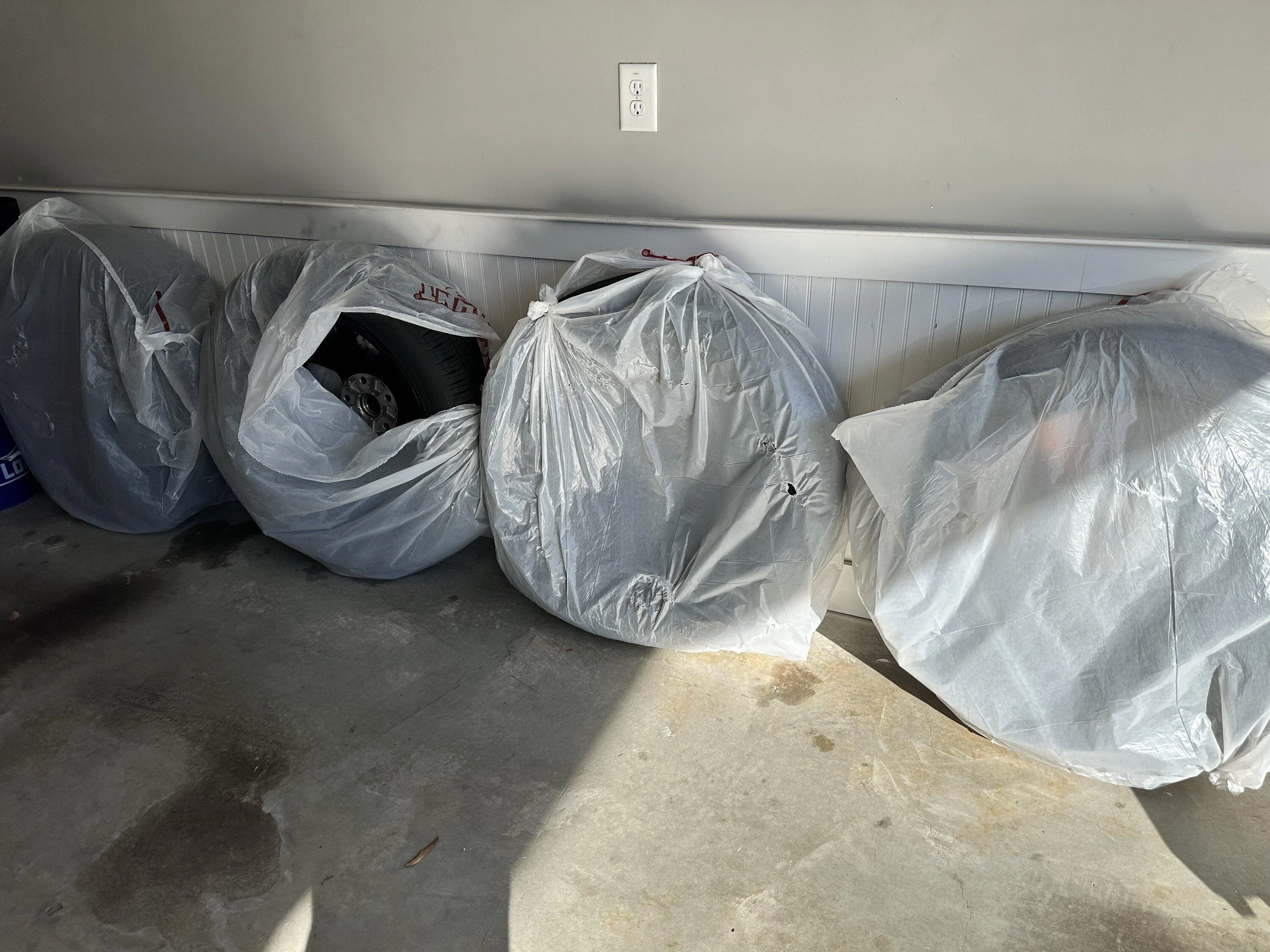 Georgia - FS: 22" Sport Dark Wheels | Rivian Forum - R1T R1S R2 R3 News ...