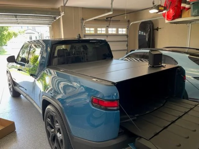 22-ON Rivian R1T 4ft 6in Box (w/ OEM tonneau track) by Agricover | Page ...