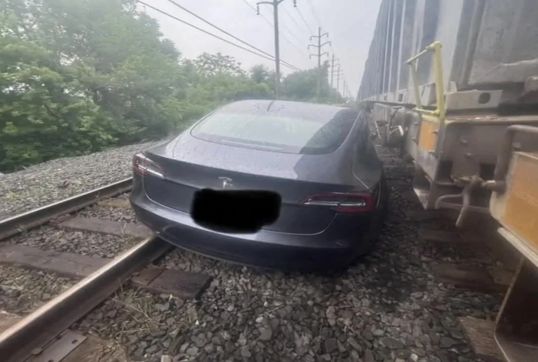 Tesla FSD drives down railroad tracks, gets hit by train | Rivian Forum ...