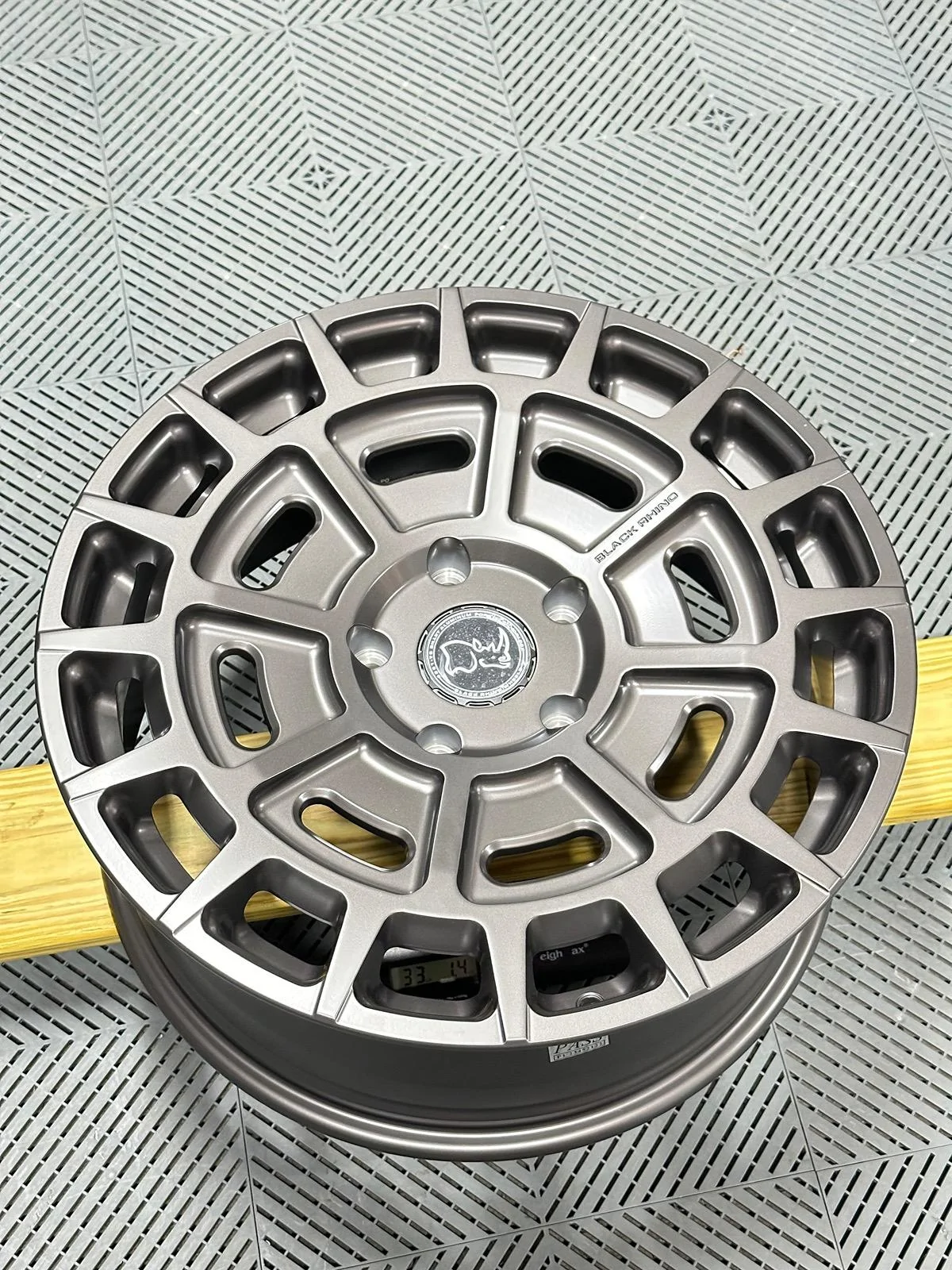 20" Nitto Recon Grappler AT tires 25% more efficient than Pirelli OEM ...
