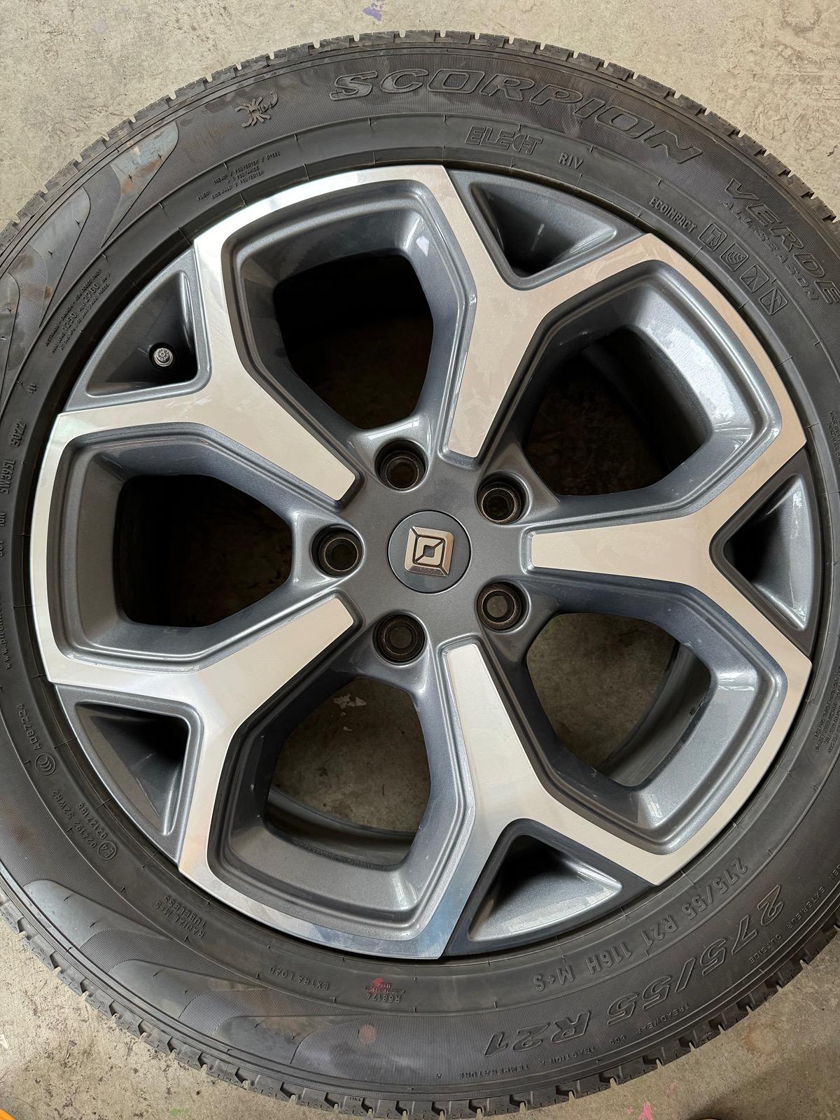 Oregon - Oregon/Washington 21” wheels, tires, center caps | Rivian ...