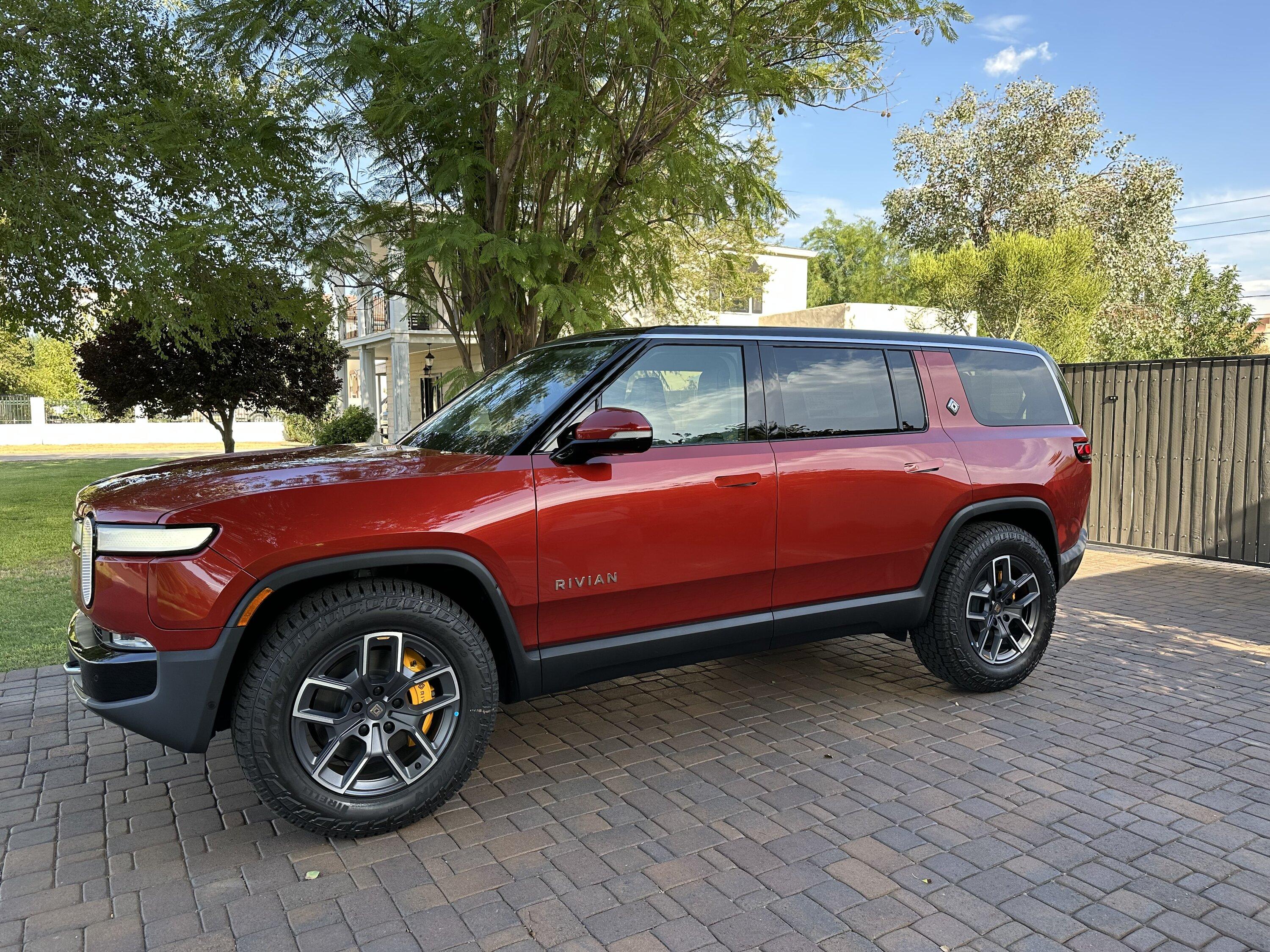 2nd Rivian Delivery! Proud R1T and R1S Owner (but one delivery issue ...