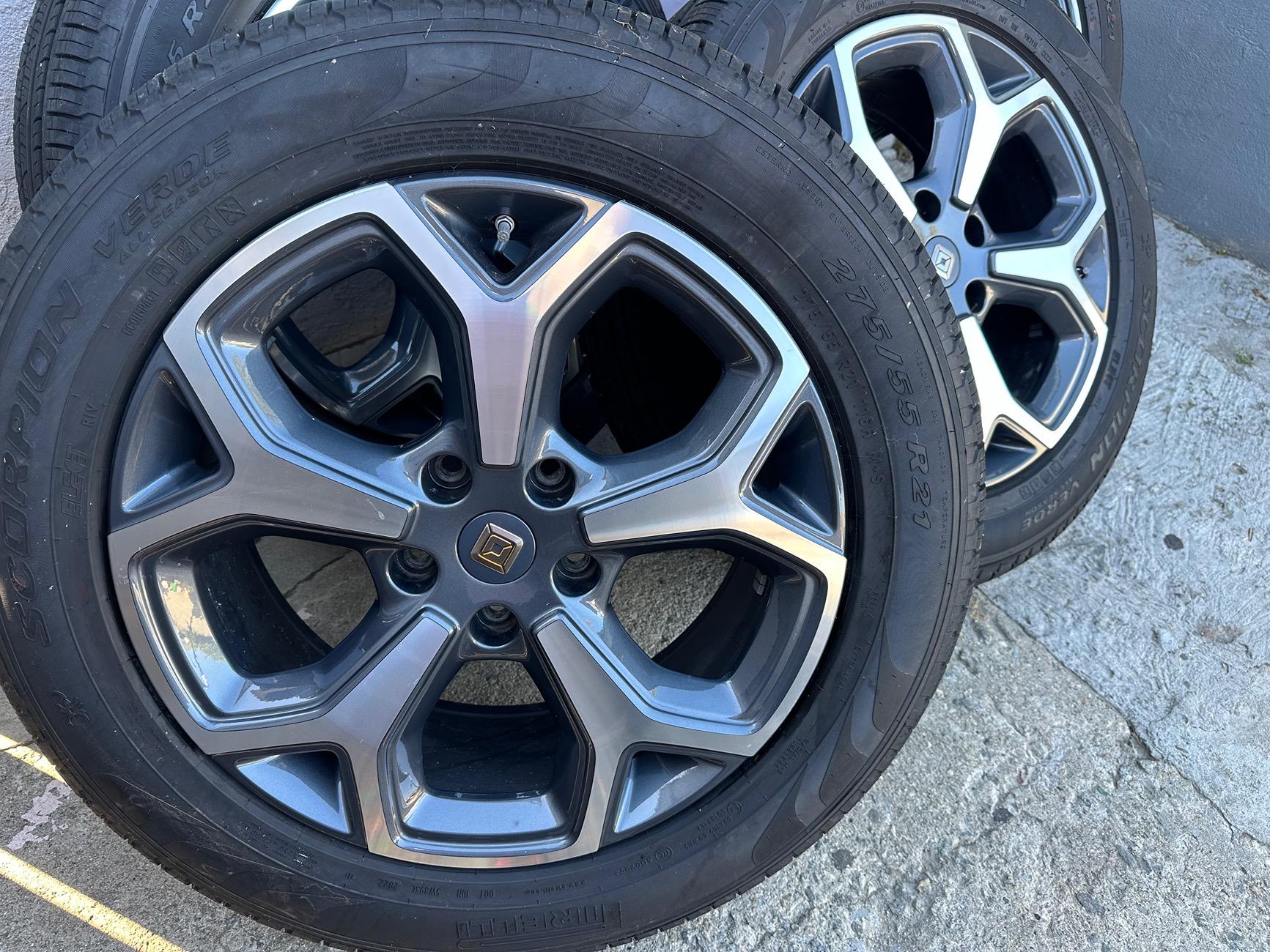 California - 21 inch wheel and tire set with center caps (no aero ...