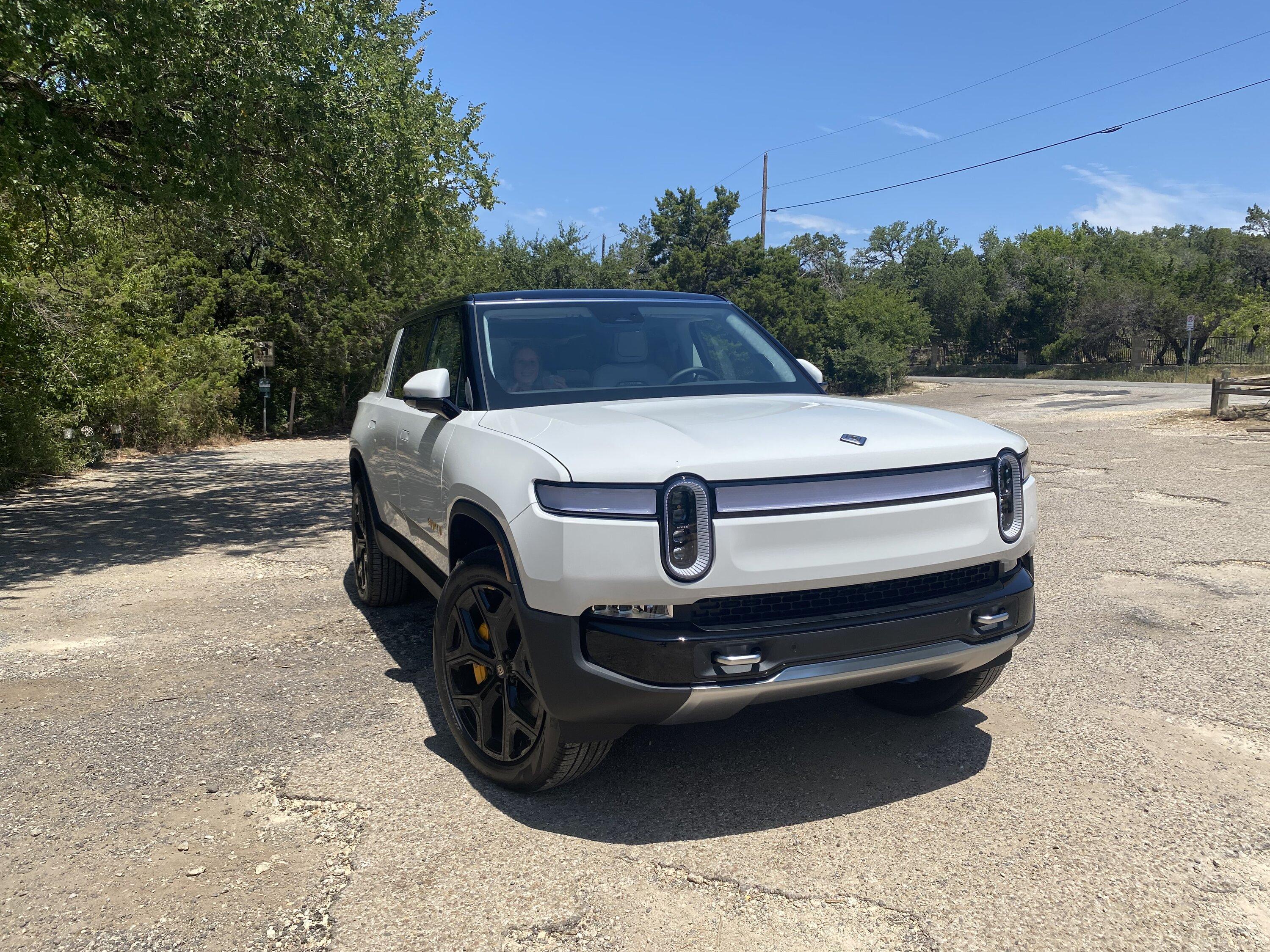 🎨 GLACIER WHITE R1S Photos | Page 4 | Rivian Forum - R1T R1S R2 R3 News ...