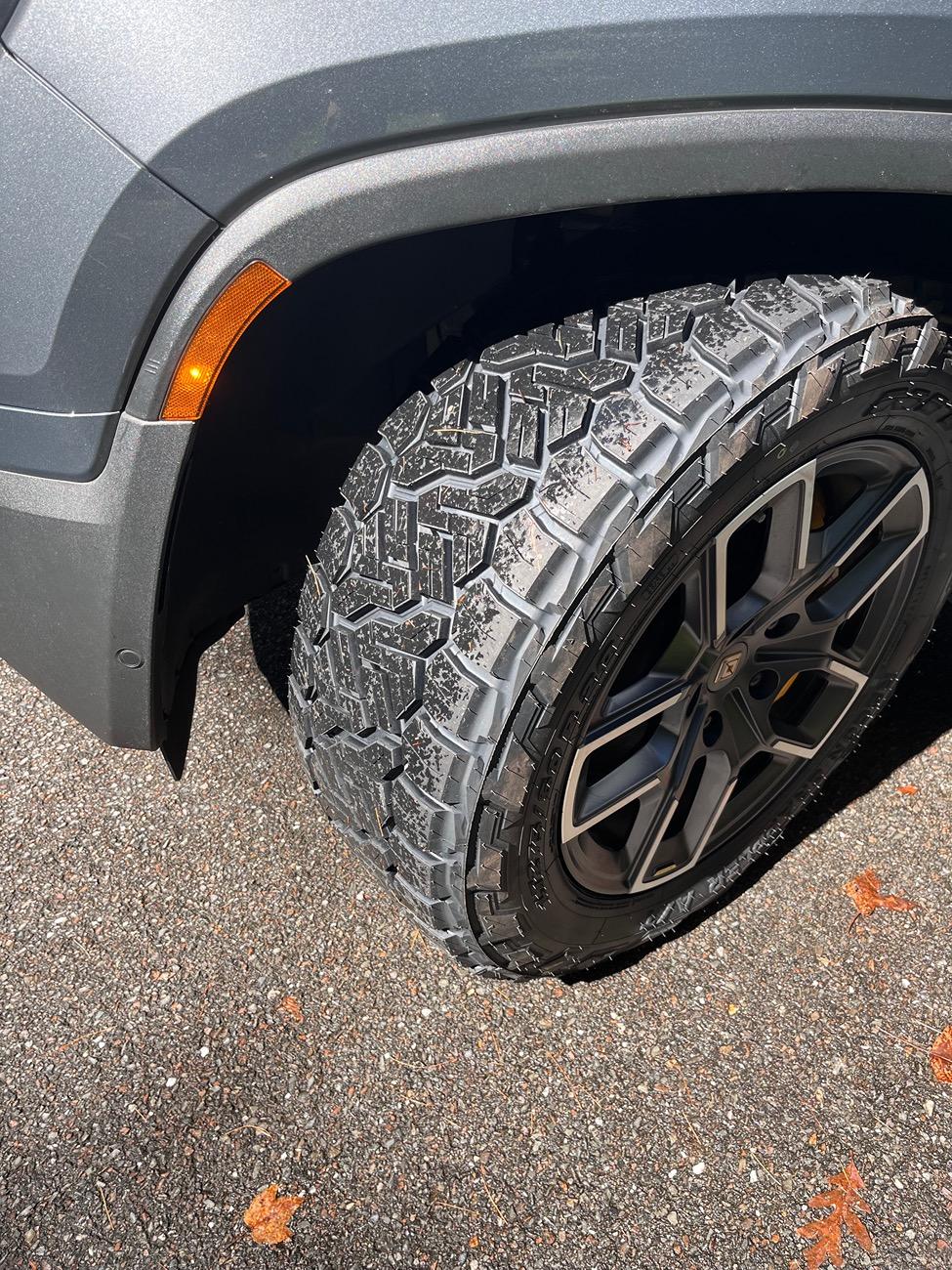 20" Nitto Recon Grappler AT tires 25% more efficient than Pirelli OEM ...