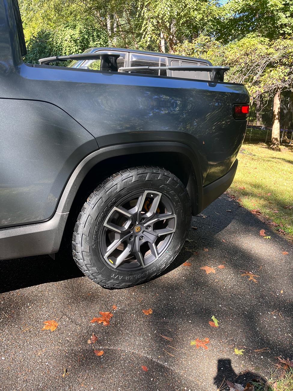 20" Nitto Recon Grappler AT tires 25% more efficient than Pirelli OEM ...