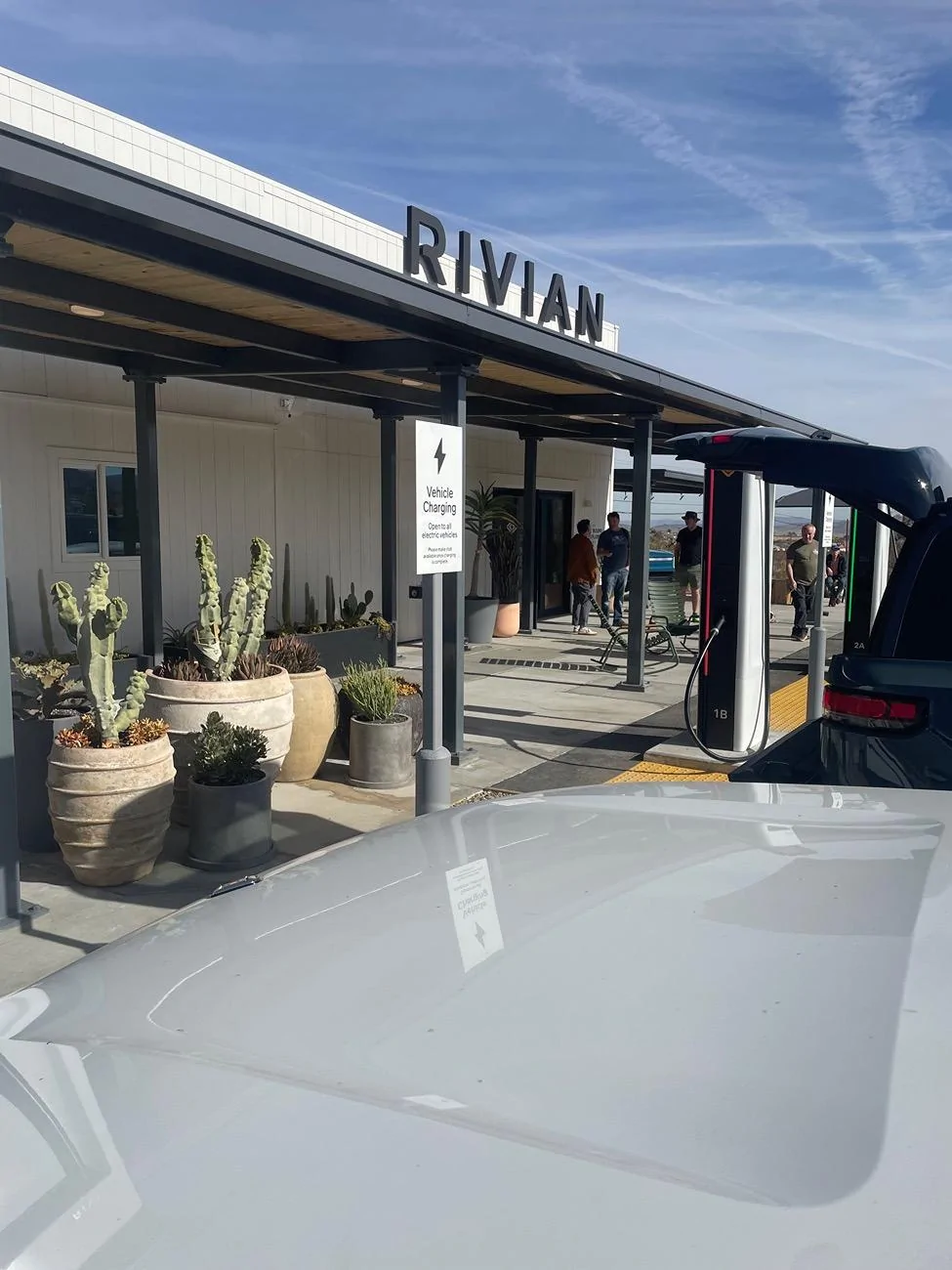 Joshua Tree Charging Outpost pictures from our visit | Rivian Forum ...