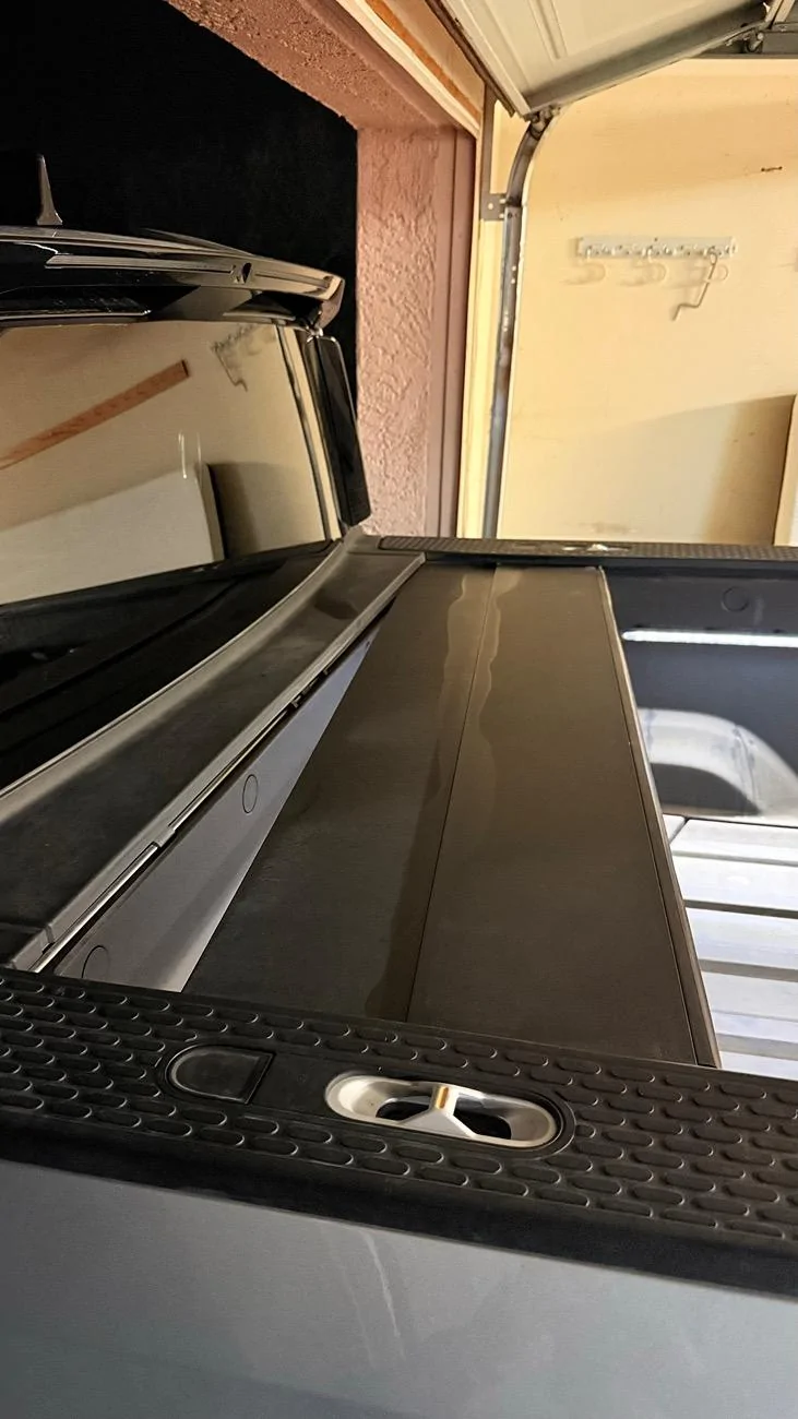 Finally happened to me… 1st gen tonneau cover borked | Rivian Forum ...