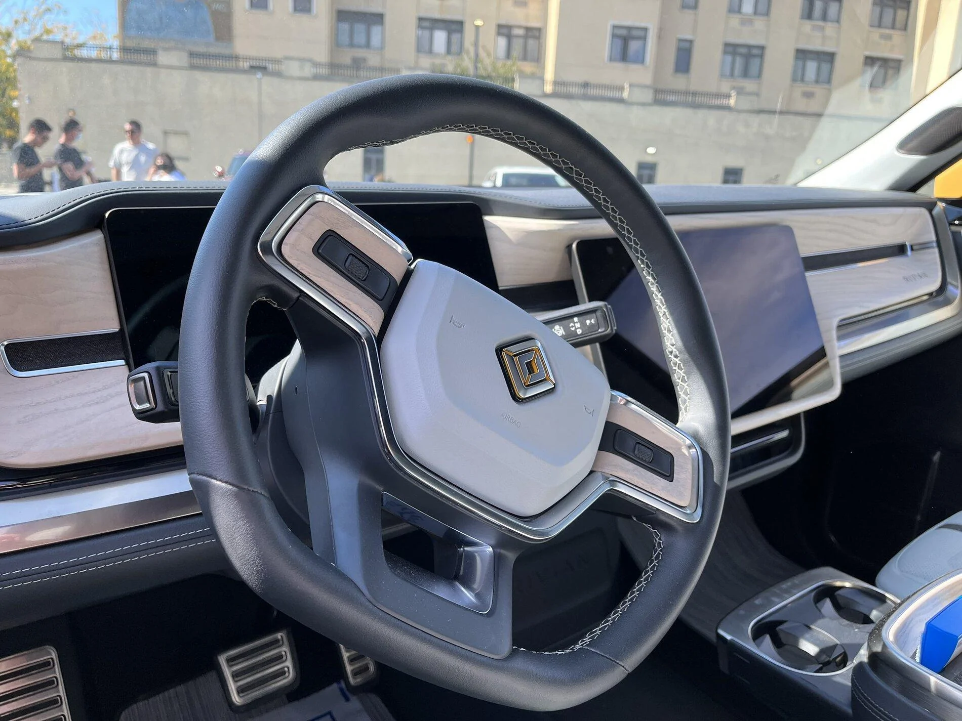 OCEAN COAST Rivian Interior Photos | Page 2 | Rivian Forum - R1T R1S R2 ...
