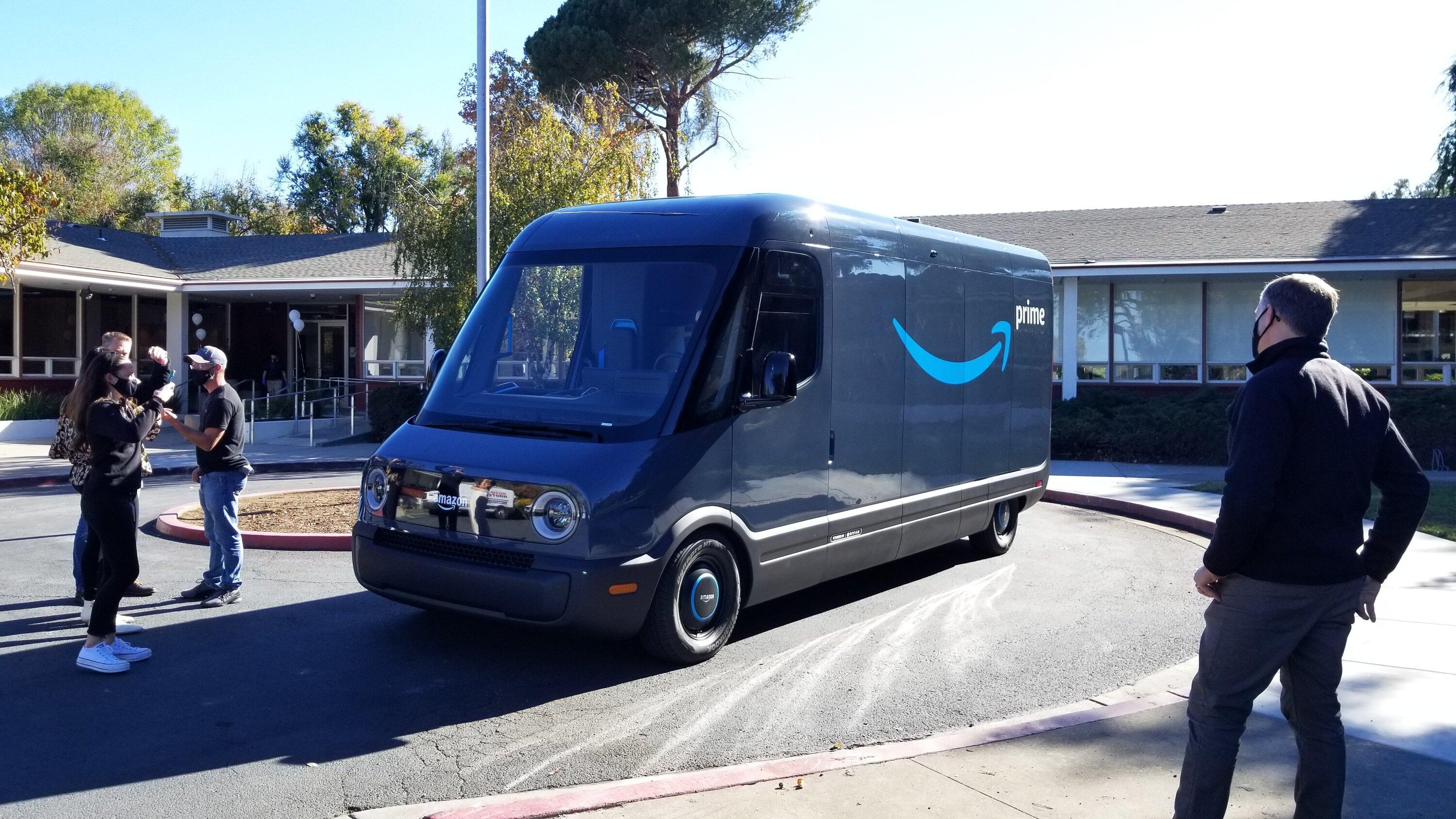 Rivian's Electric Delivery Van is Sick! [Video Review by Auto Focus ...