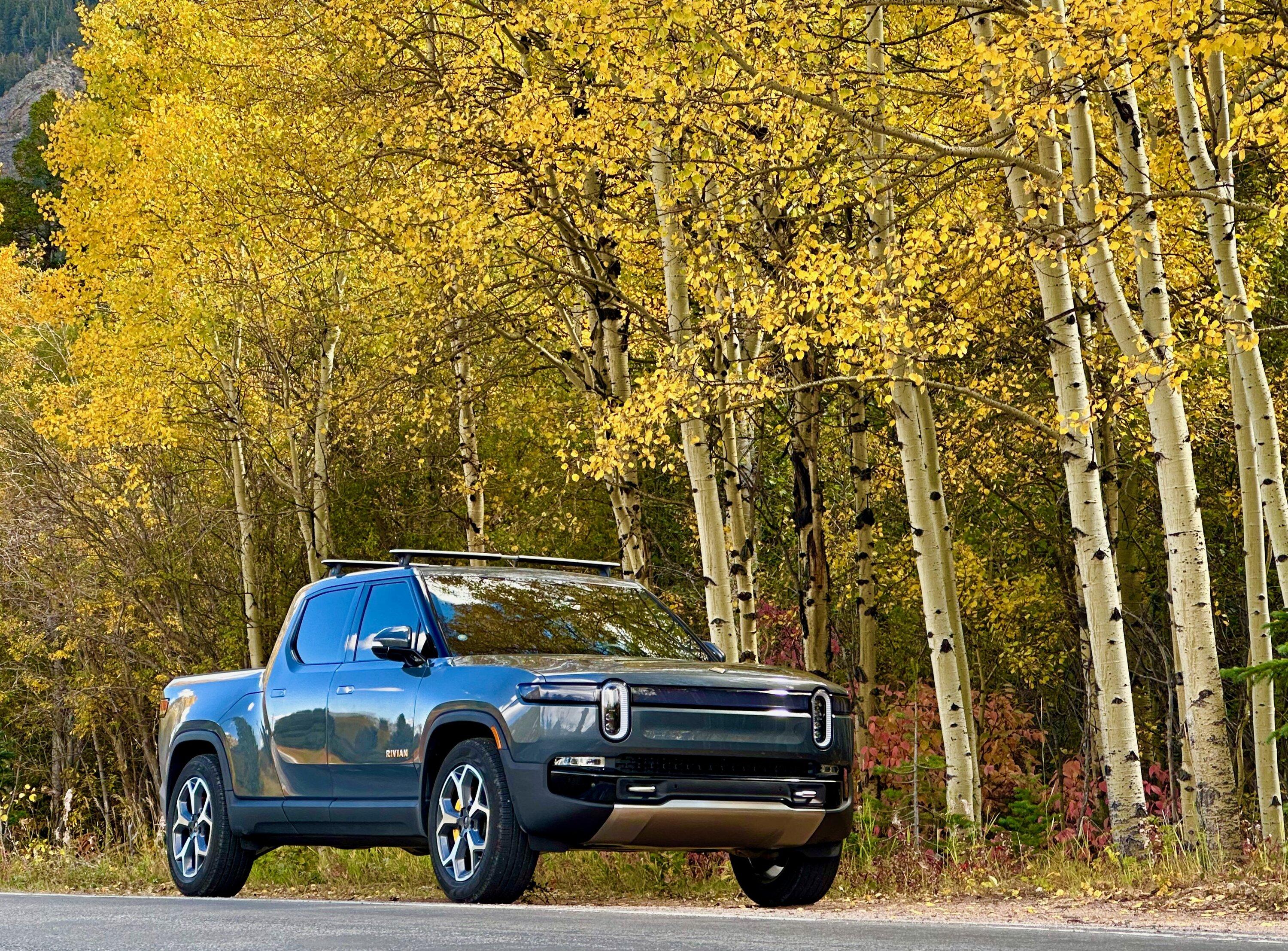 Seeking Pic of 21" Road Wheels w/ Inserts Removed | Rivian Forum - R1T ...