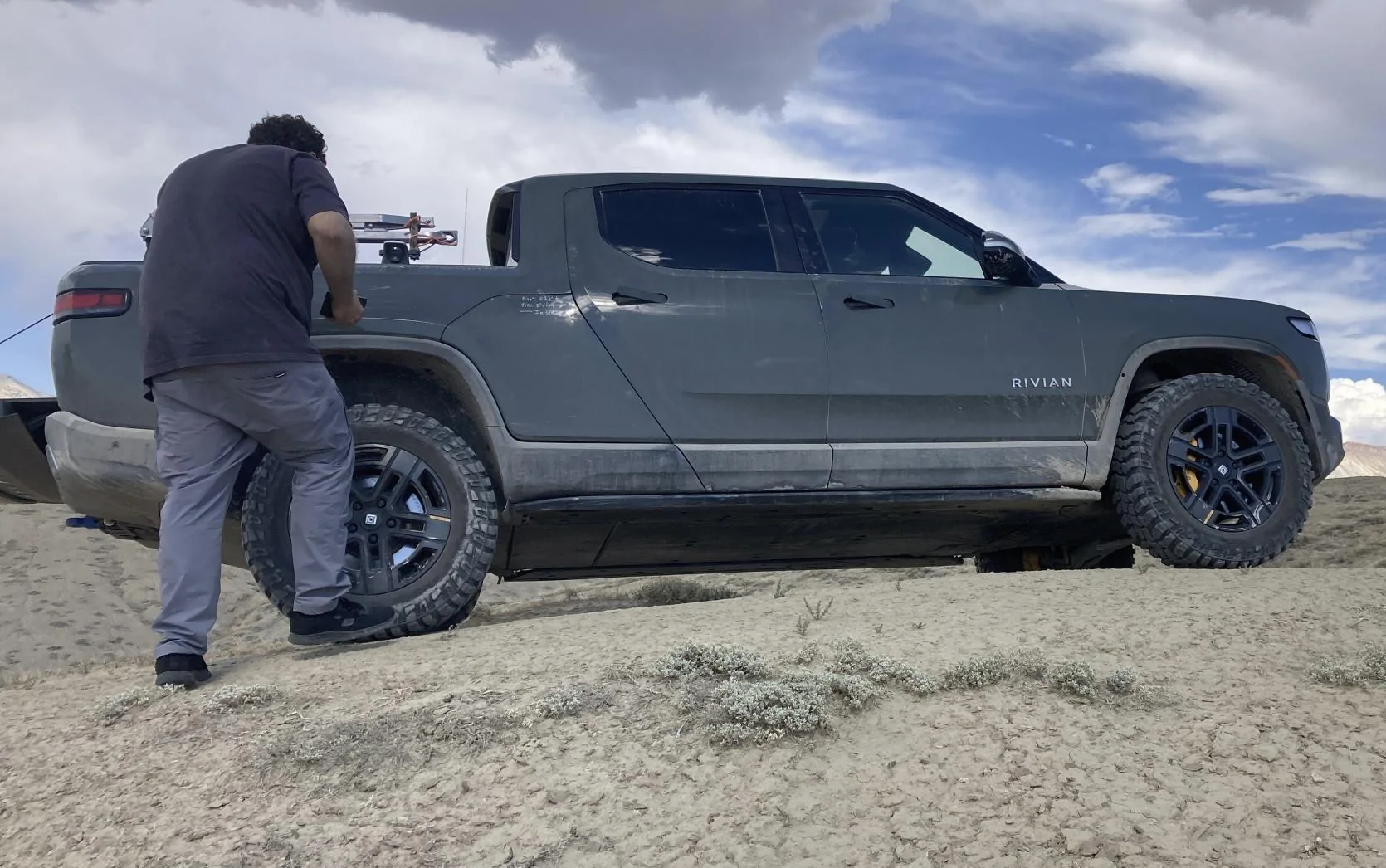 RIVIAN Branded Rock Sliders - update? | Rivian Forum - R1T R1S R2 R3 ...
