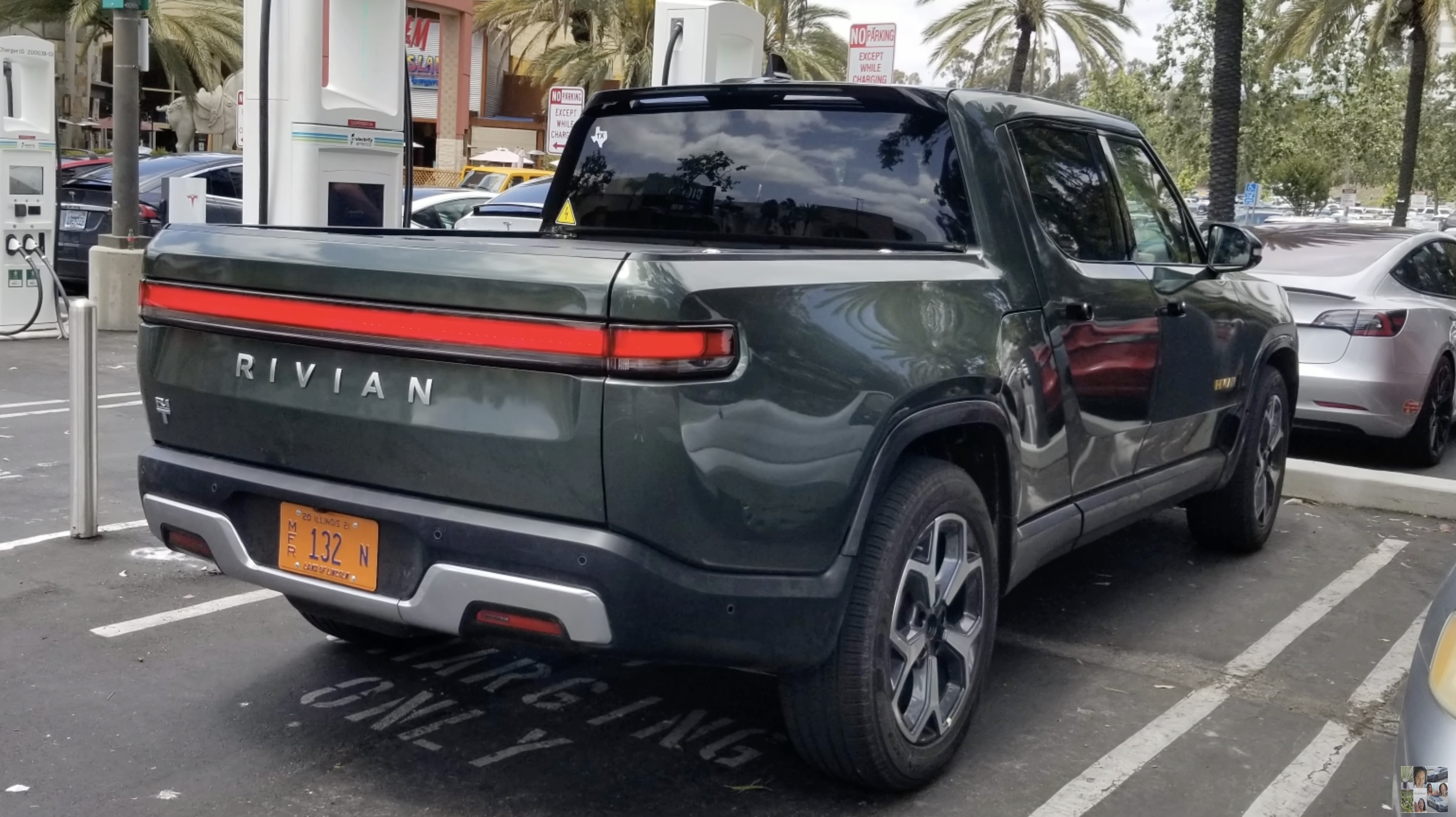 Forest Green R1T in the wild pics/video | Rivian Forum - R1T R1S R2 R3 ...
