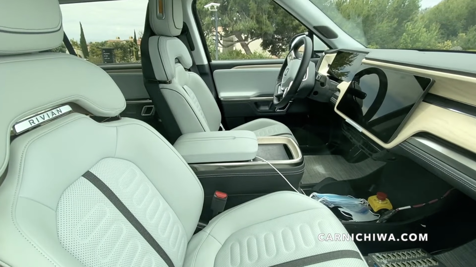 Good quick look at Ocean Coast interior - in R1S | Page 2 | Rivian ...