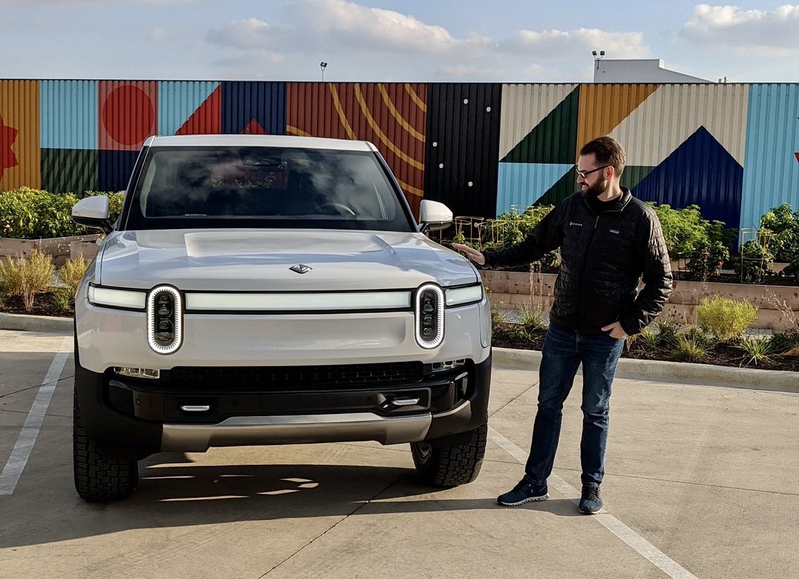 First Glacier White R1T Delivery | Rivian Forum - R1T R1S R2 R3 News ...