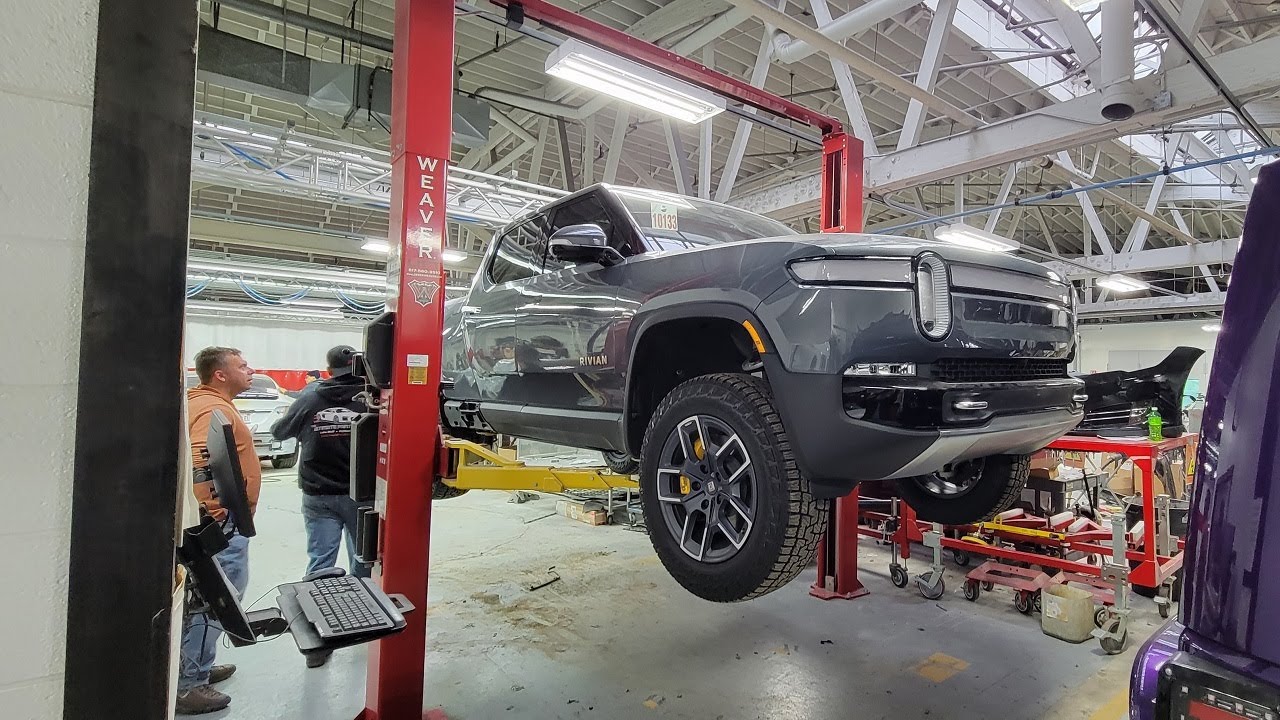R1T Being Repaired For Rear Body Crossmember Replacement [Video ...