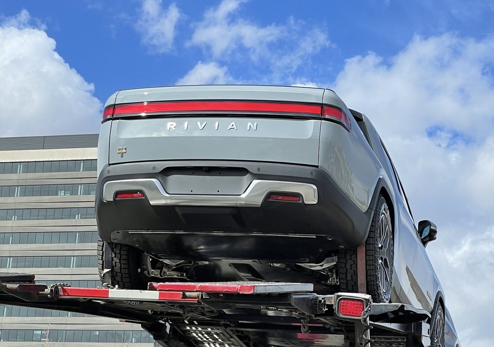 Limestone Rivian R1T — Many In-Person Pics & Video ? ? | Rivian Forum ...