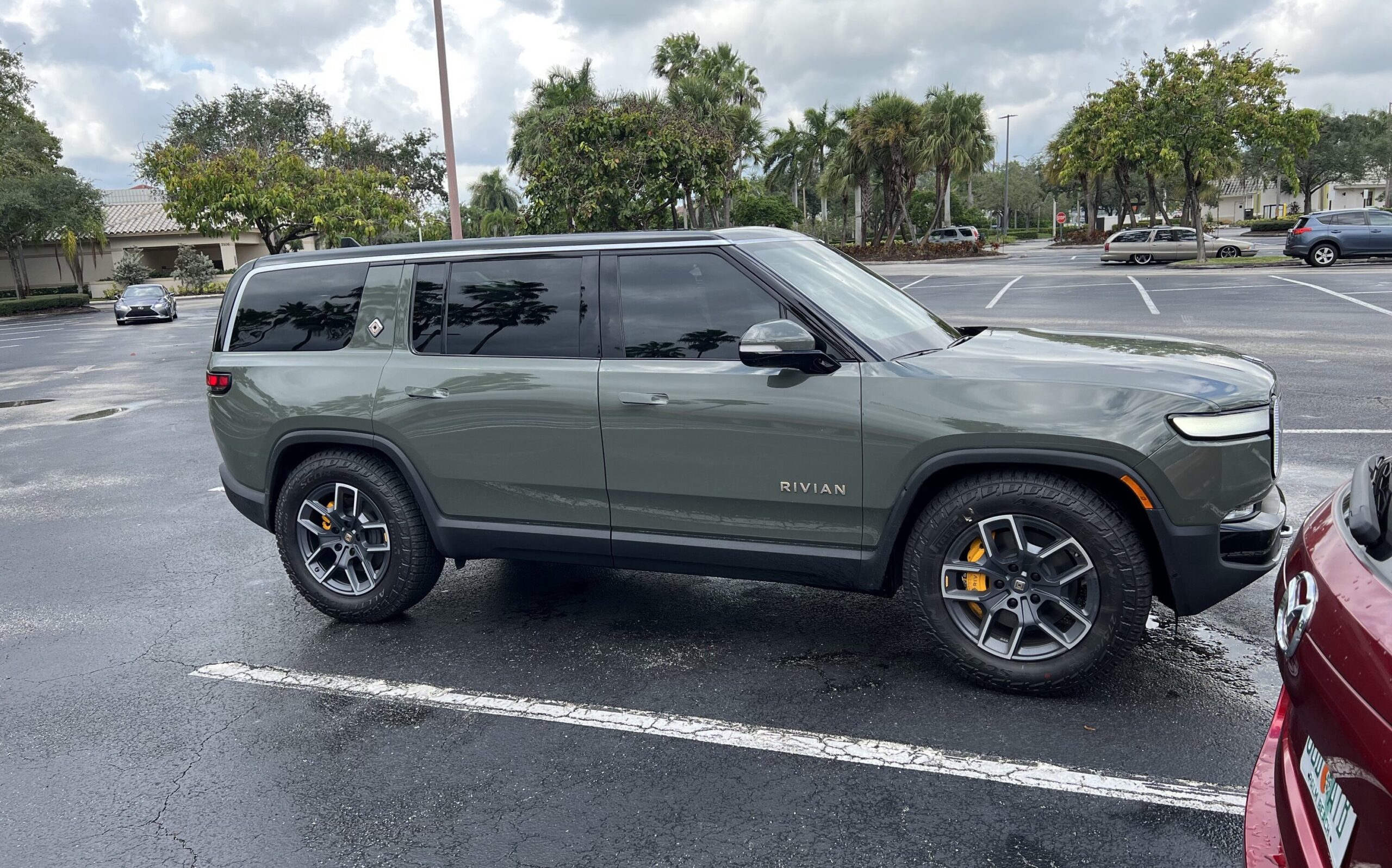 Launch Green R1S VIN #000569 delivered! | Rivian Forum - R1T R1S R2 R3 ...