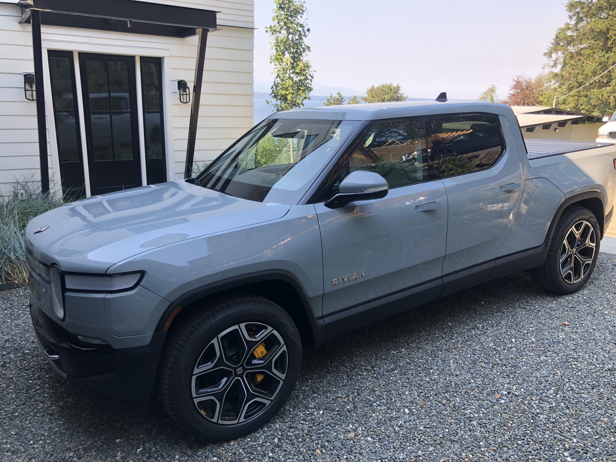 Limestone / Ocean Coast R1T Delivery!!! | Rivian Forum - R1T R1S R2 R3 ...