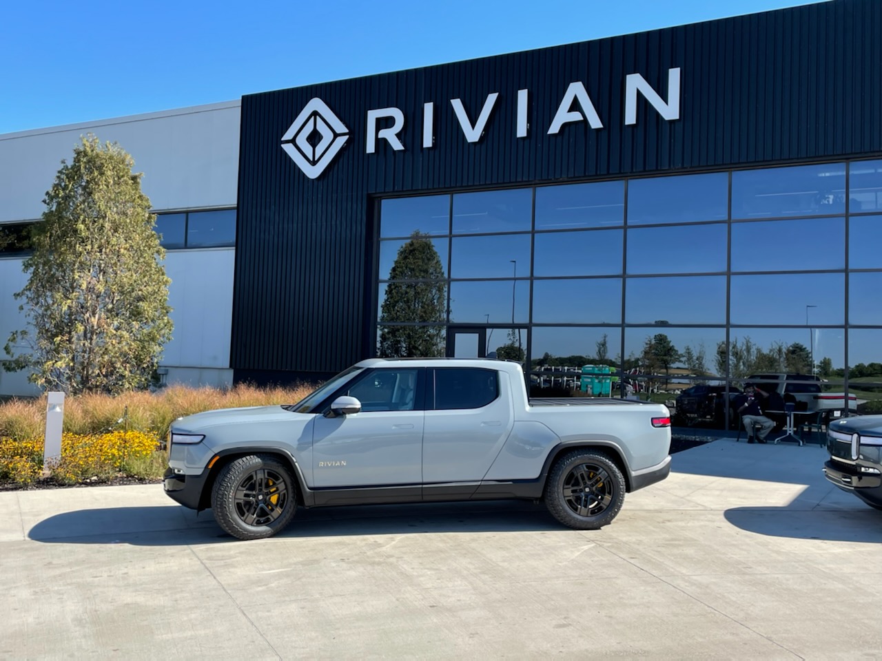 ♂️ Just completed Rivian Factory Tour / Delivery and first EV trip in ...