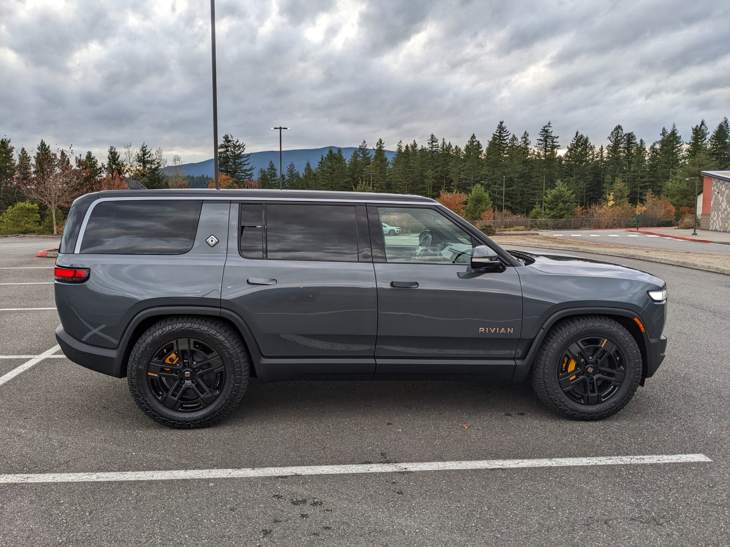 R1S Delivered - She's home [El Cap Granite, BM, 20 "AT] and she's ...