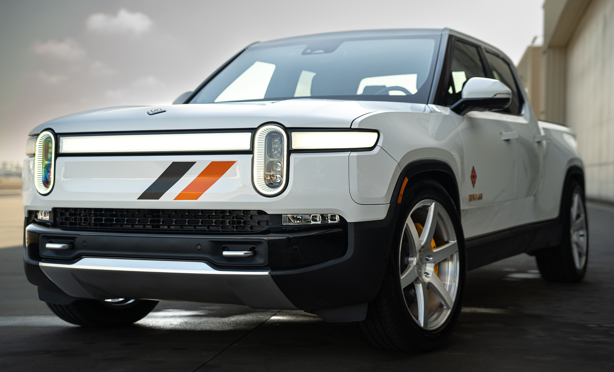 Direct-fit Variant forged aluminum performance street wheels for Rivian ...