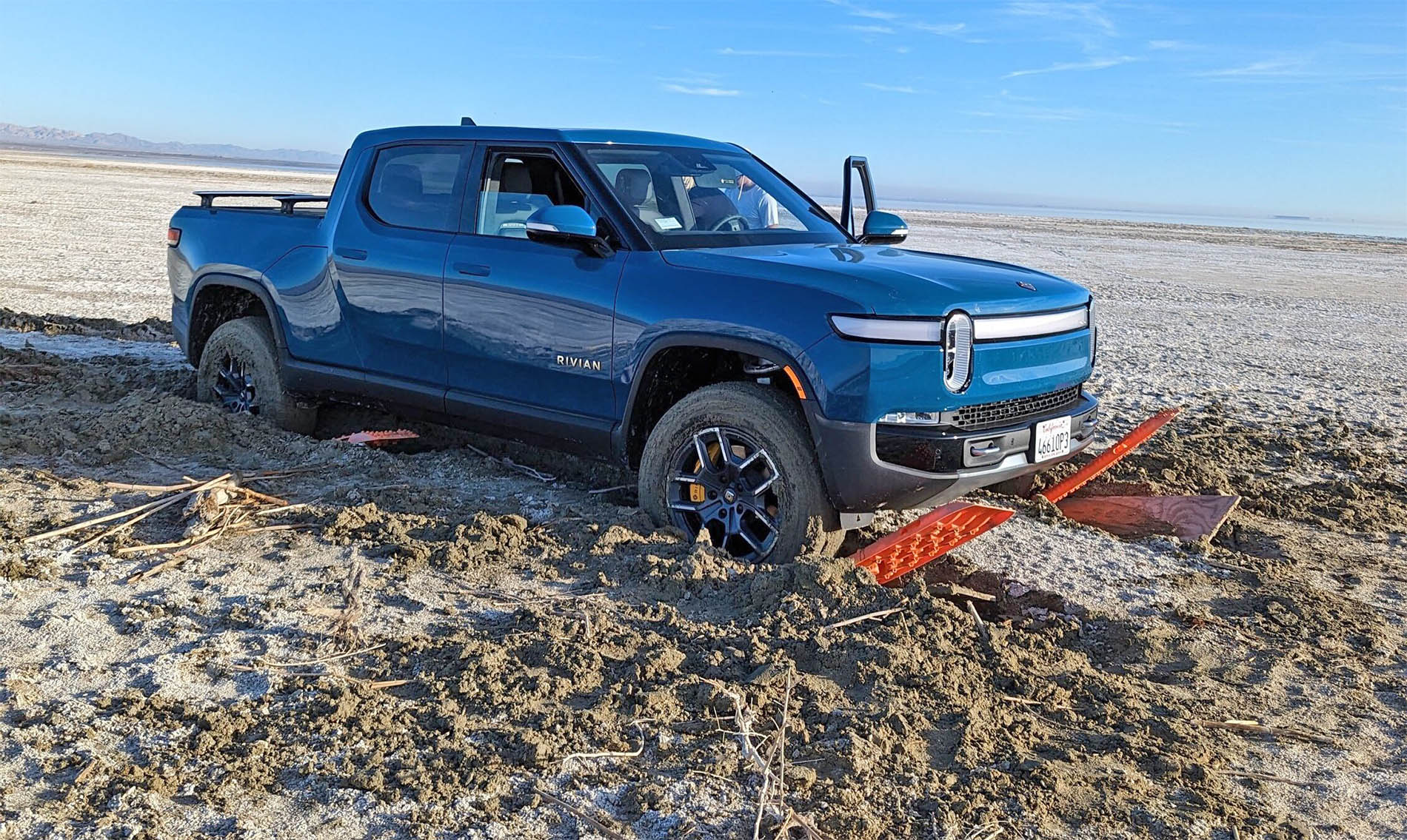 R1T recovery needed at Salton Sea (stuck in mud). PSA: have a recovery ...