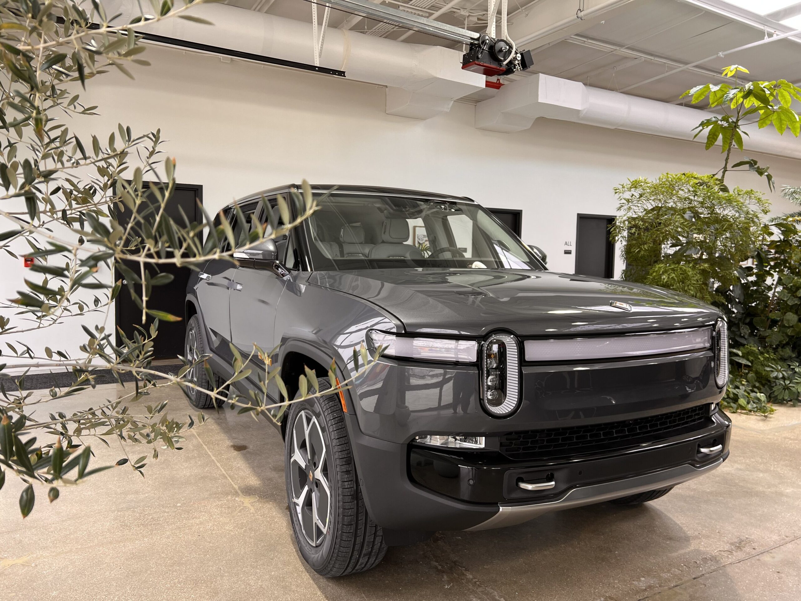 Our R1S Factory Delivery | Rivian Forum - R1T R1S R2 R3 News, Specs ...