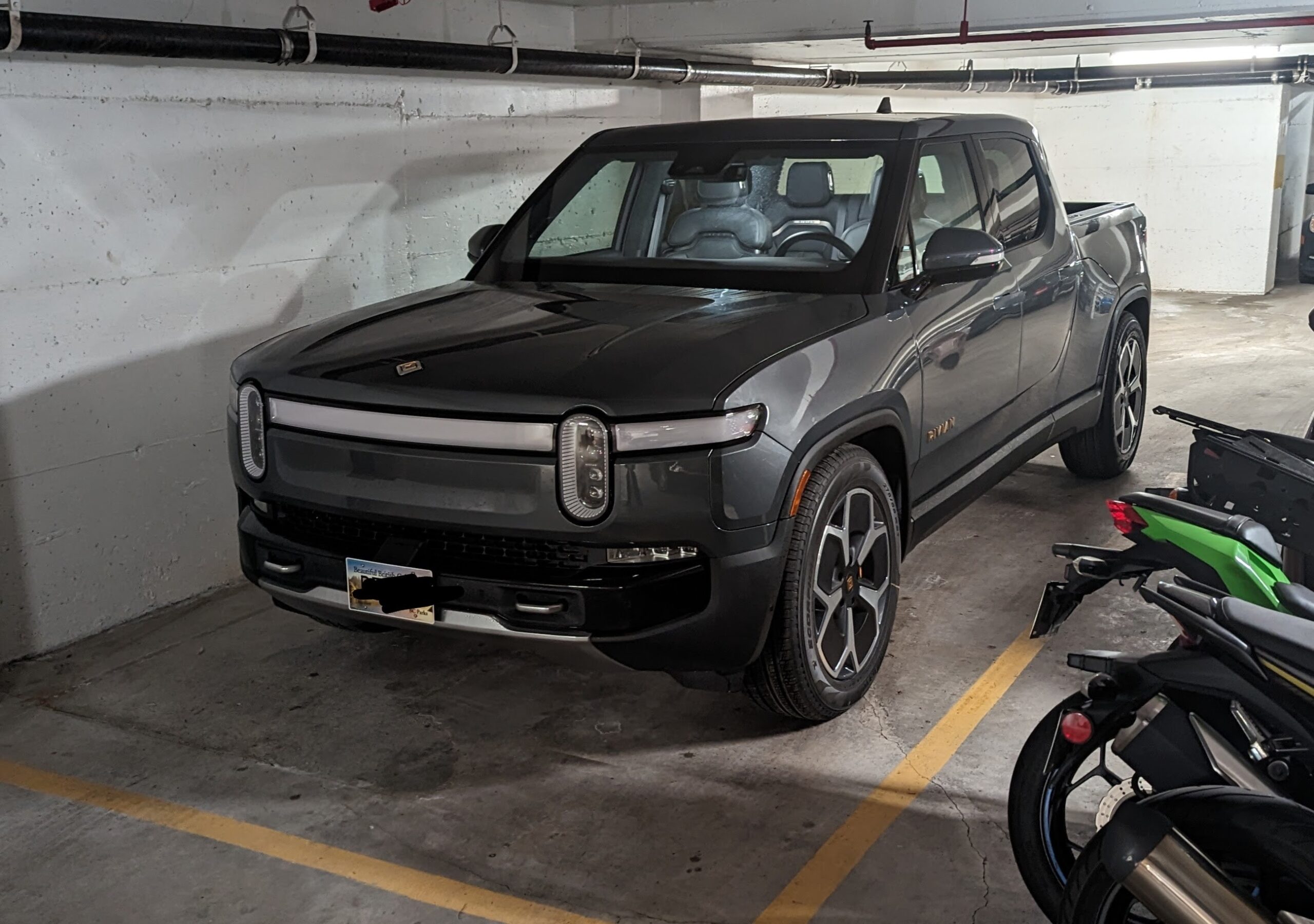 🍁Canadian Rivian deliveries full steam ahead! AKA I HAVE AN R1T NOW ...