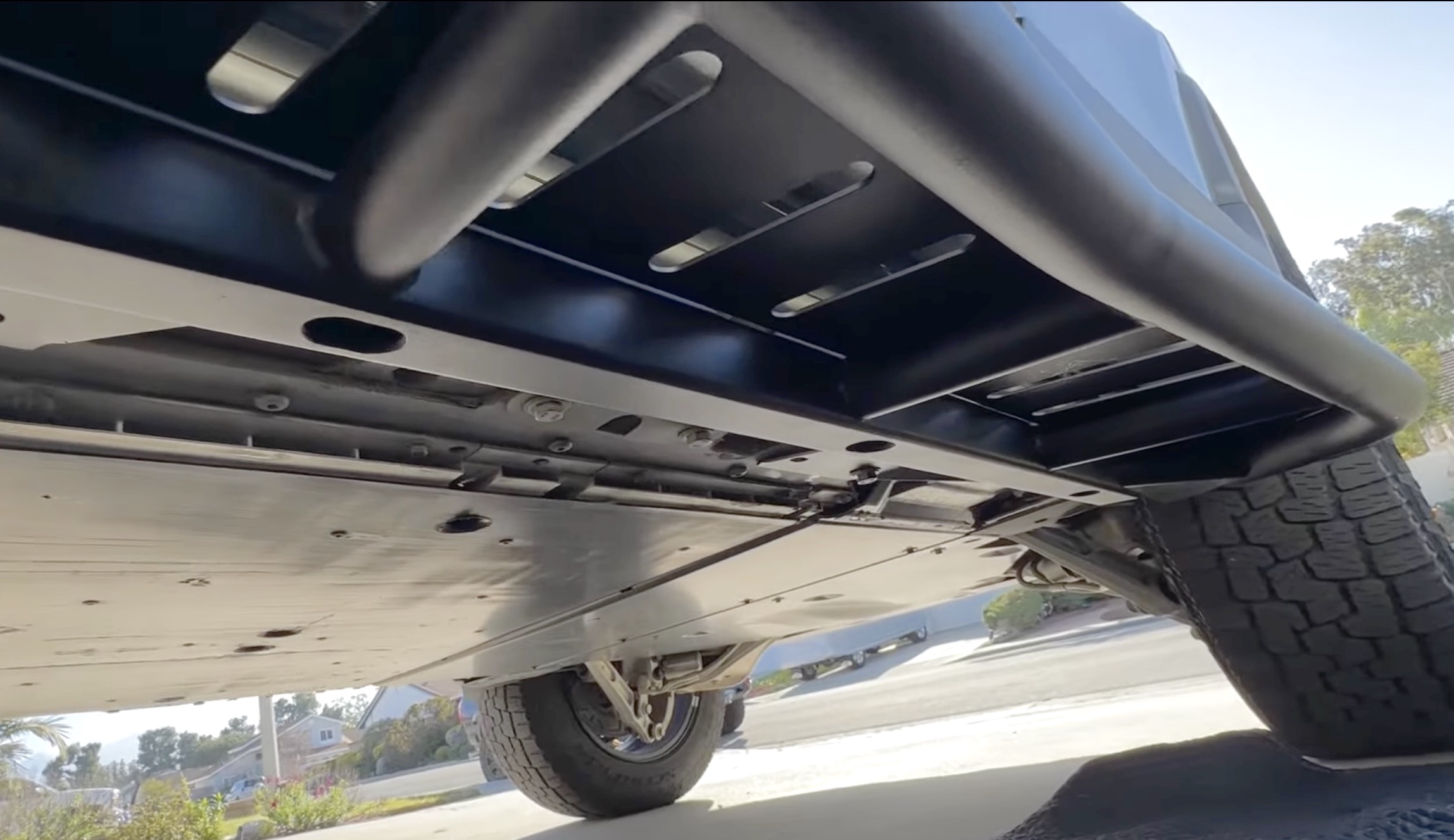 My Review: Megawatt Rock Sliders by Electruck4x4 | Rivian Forum - R1T ...