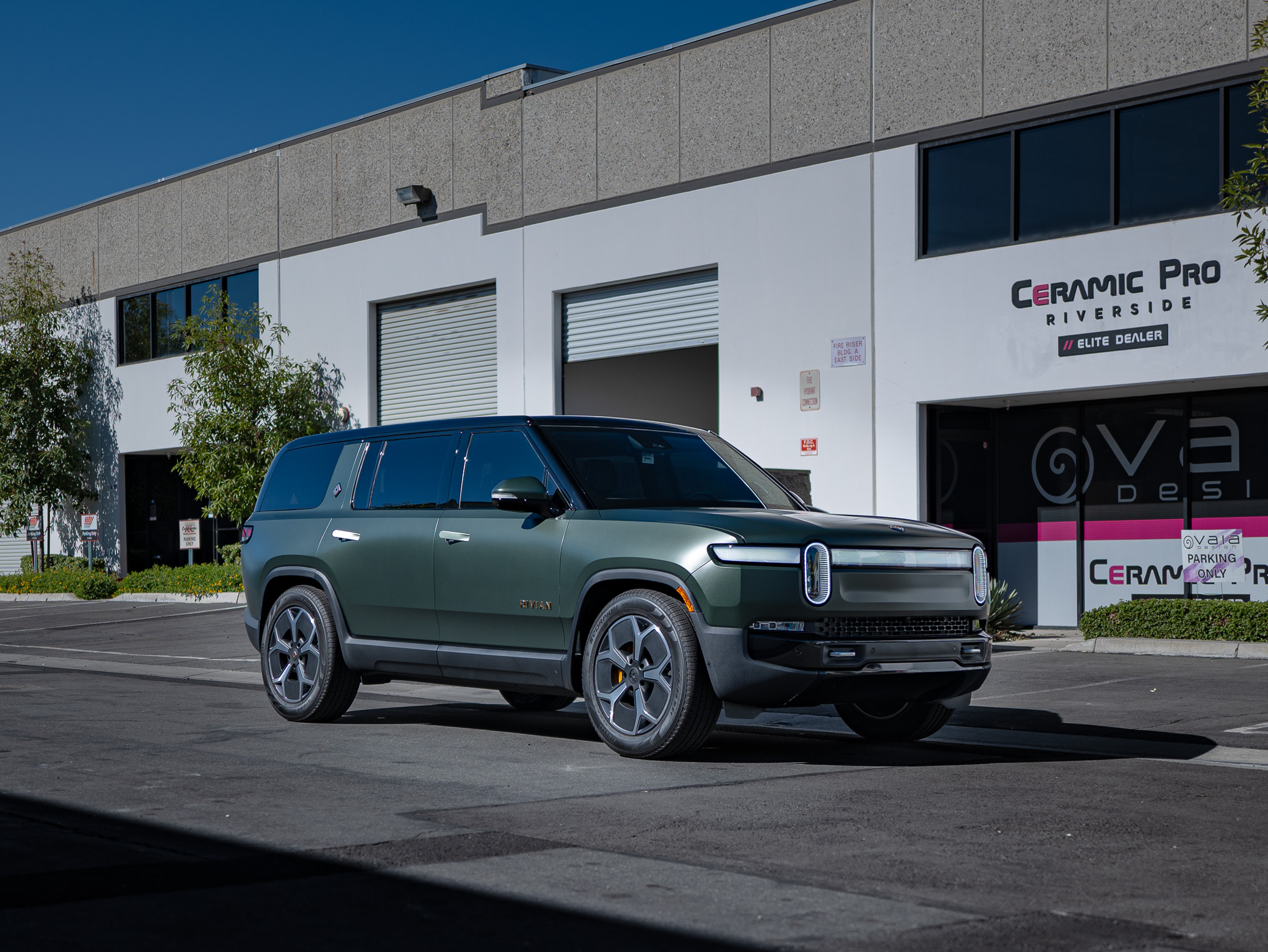 Forest Green R1S Receives Full KAVACA Matte PPF | Rivian Forum - R1T ...