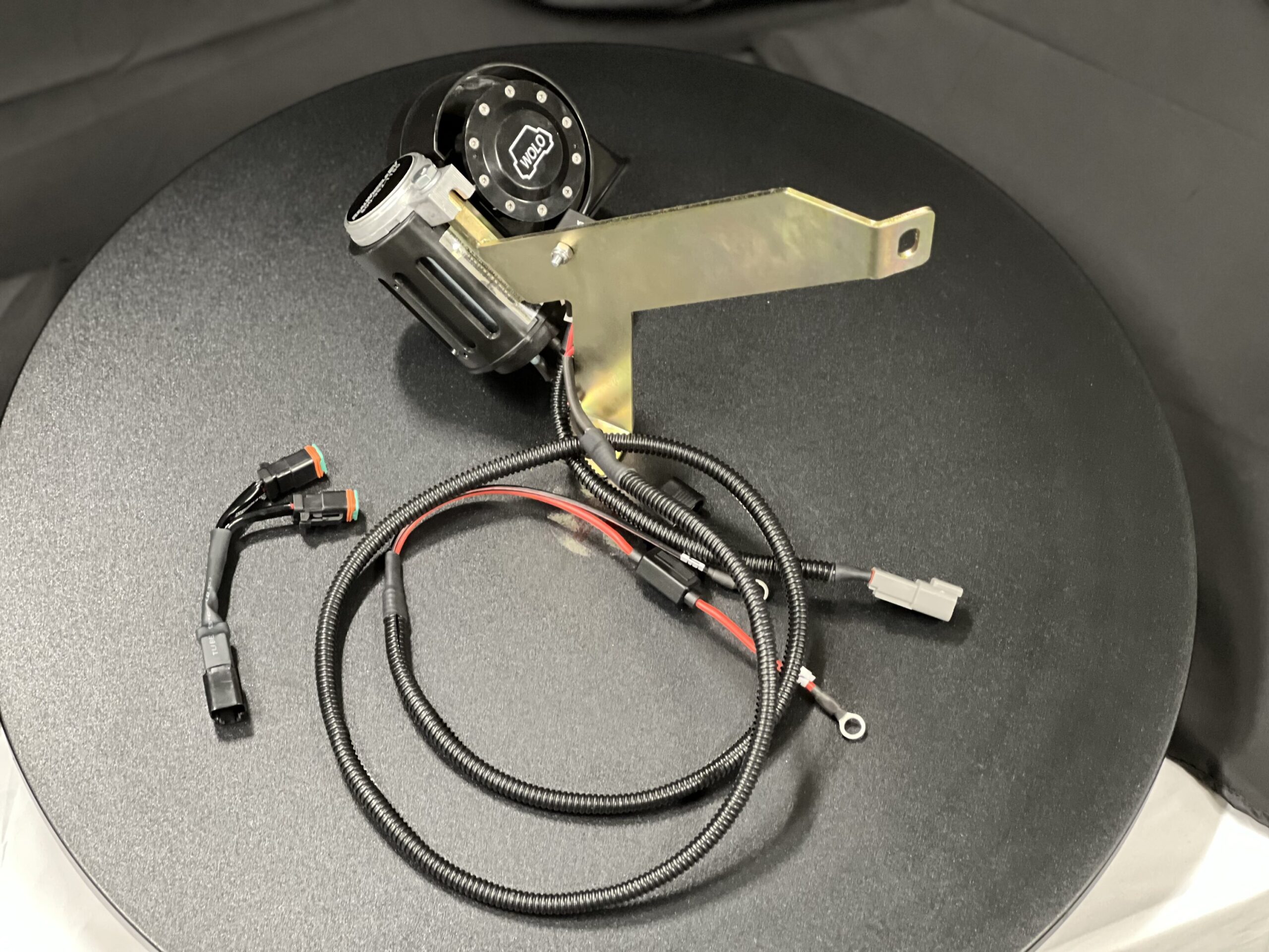 RealWheels EV Horn Upgrade Kit - Review & Sound Clips Videos | Rivian ...