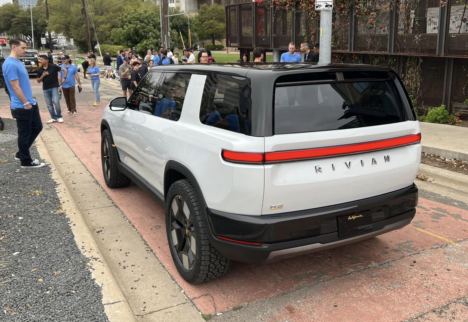 R2 Videos & photos from Austin public showing | Rivian Forum - R1T R1S ...