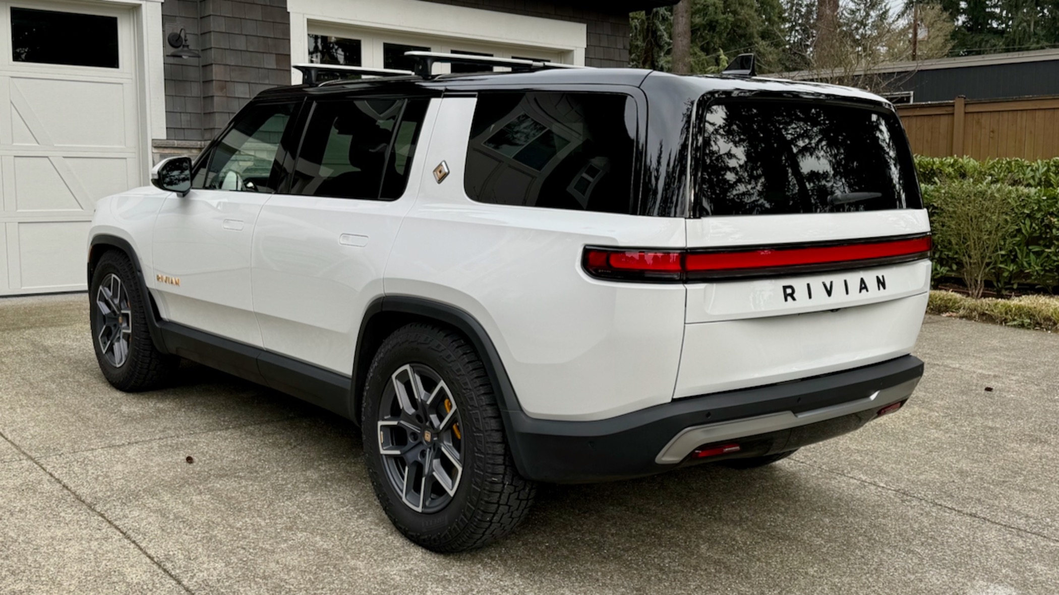 PPF, blackout and de-badge (white R1S) | Rivian Forum - R1T R1S R2 R3 ...