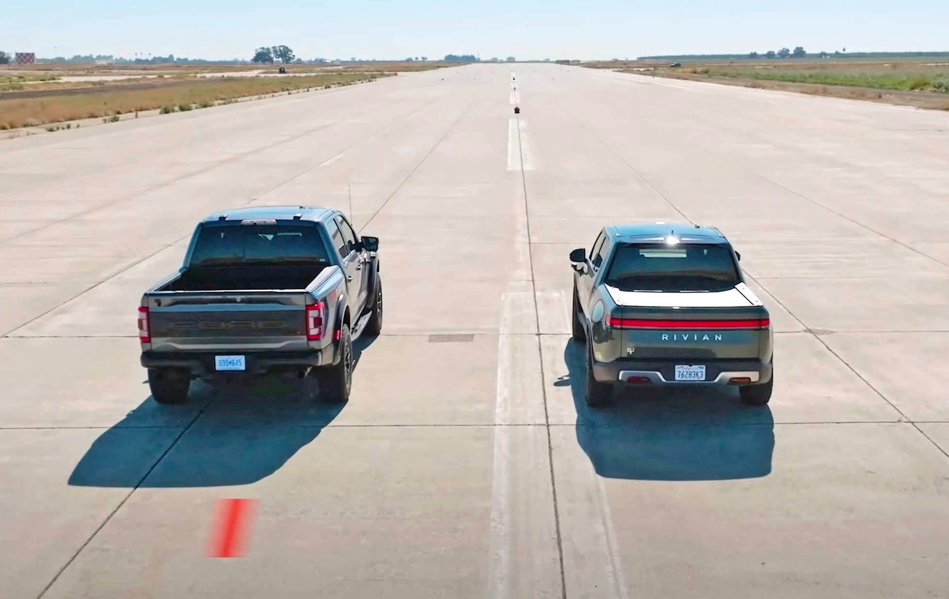 R1T vs Raptor R U-Drag Race: Quarter Mile, Handling & More! [Edmunds ...