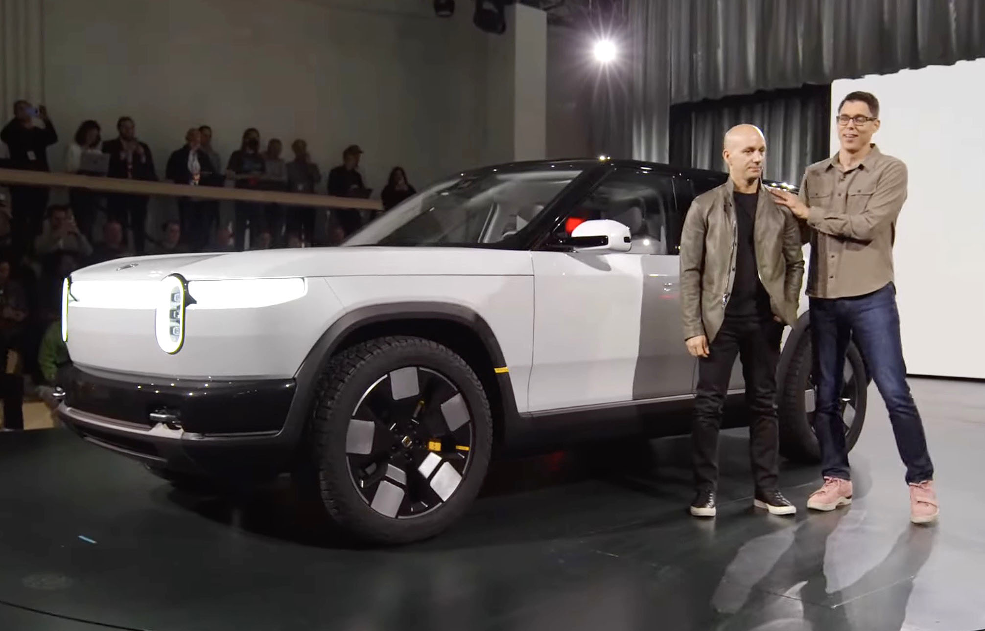 Rivian's chief designer Jeff Hammoud talks: colors, R2, R3 & more... on ...
