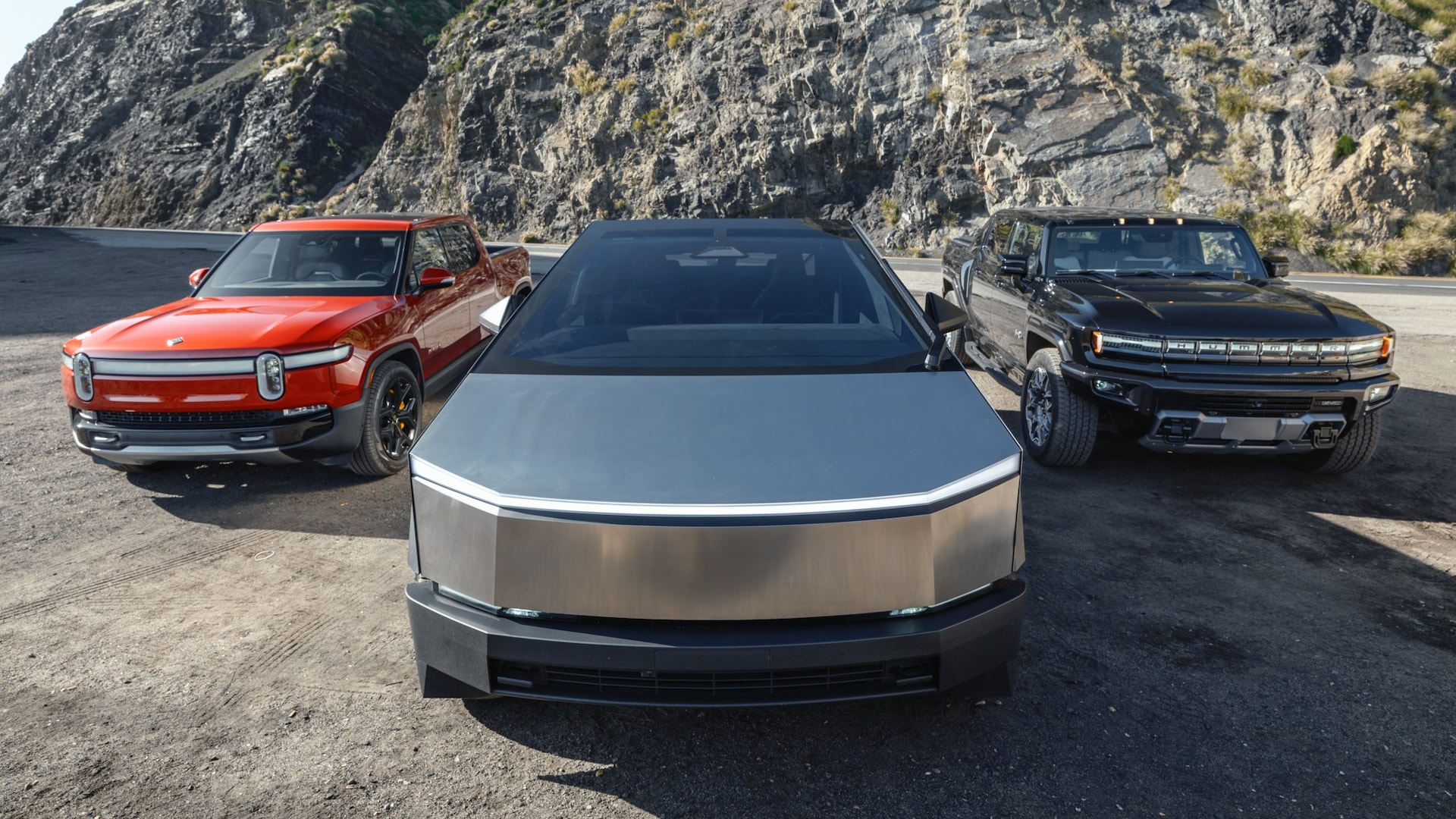 Motortrend: R1T comes out on top versus Hummer EV and Cybertruck ...