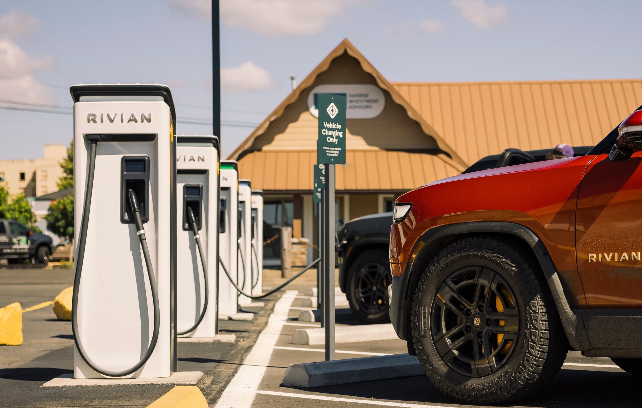 New RAN charging stations open in Columbia, Missouri and West Lebanon ...