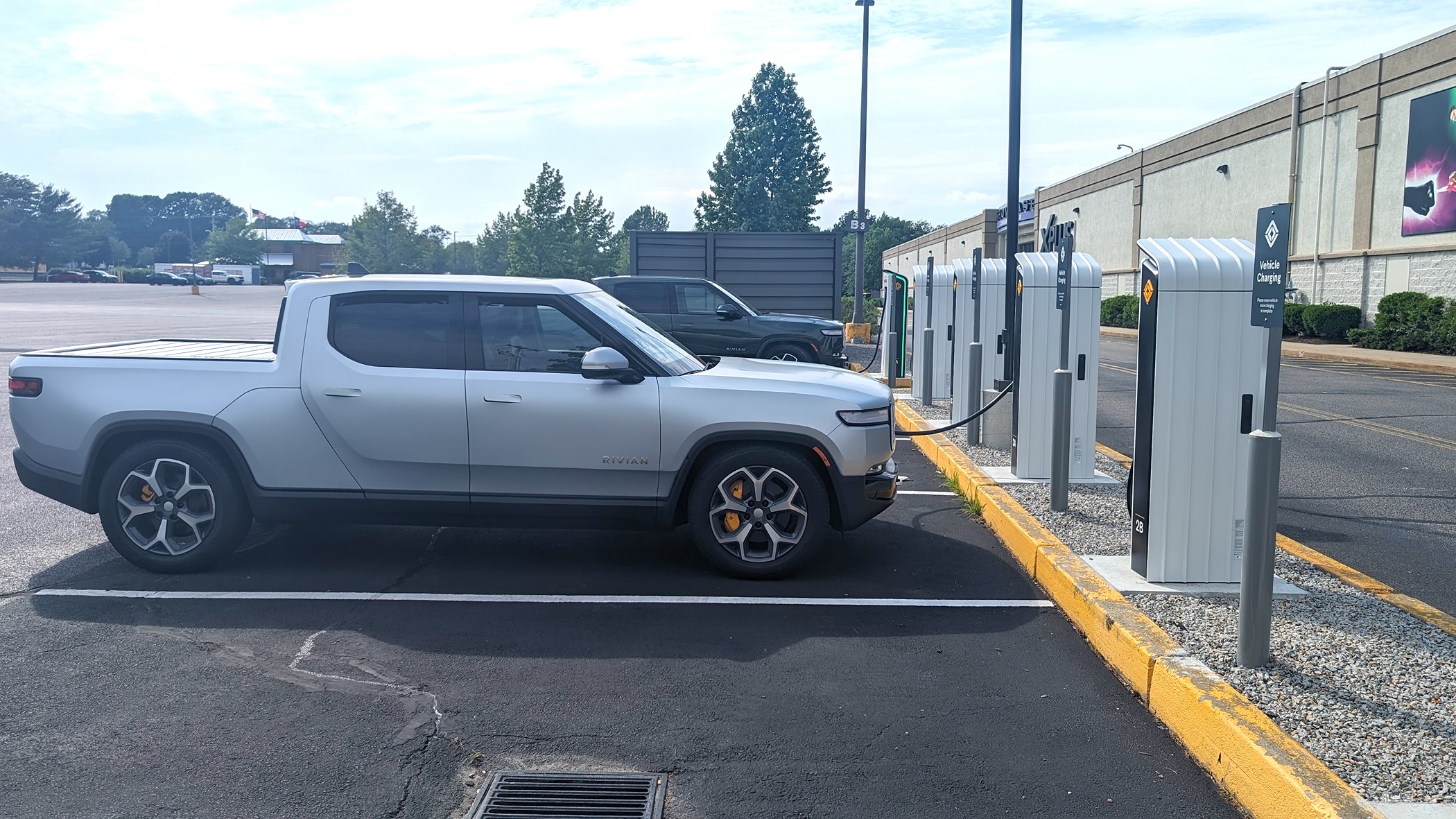 First Rhode Island RAN Site Opens in East Greenwich -- 6 DC fast ...