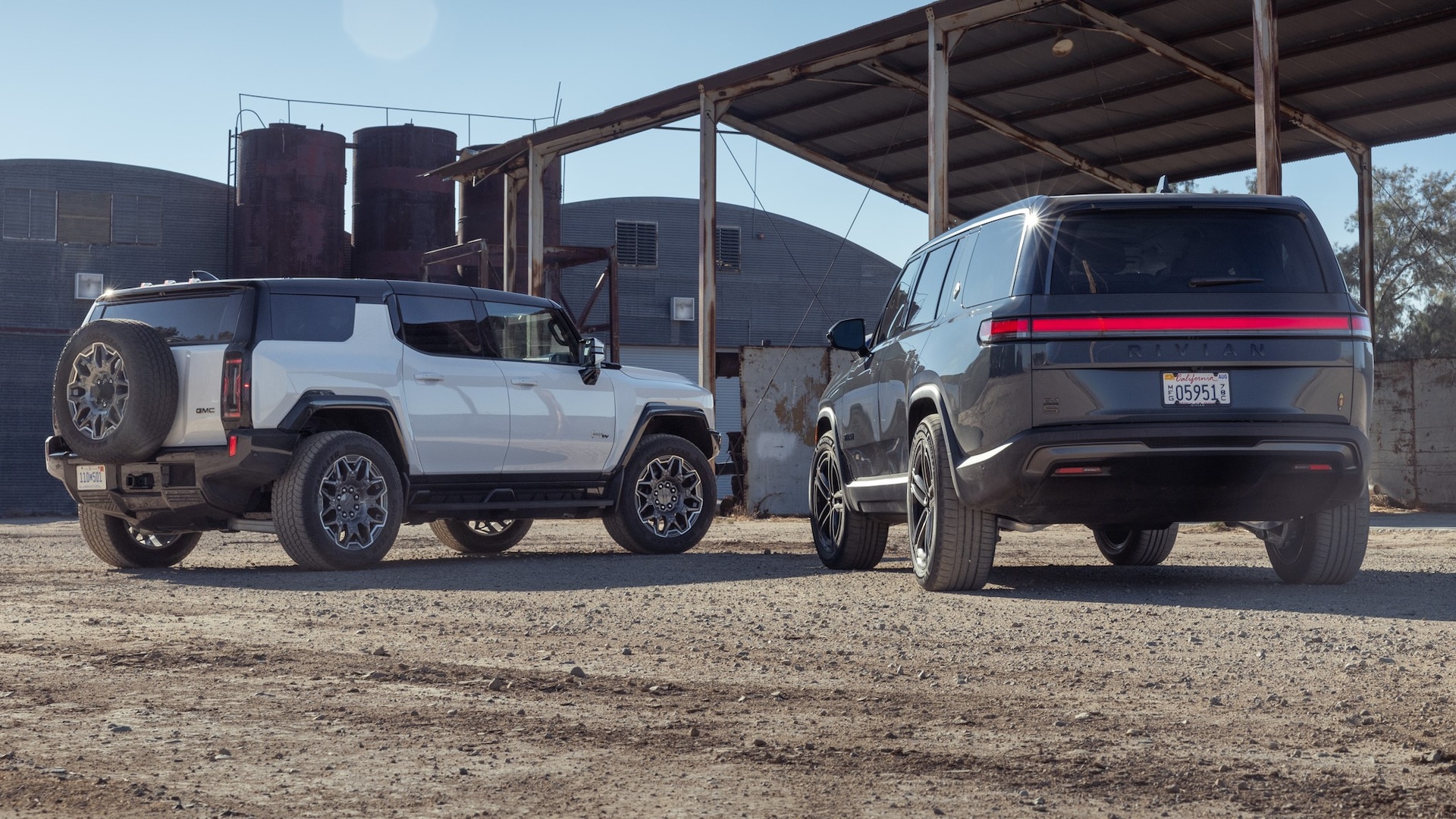 2025 Hummer EV SUV 3X vs. Rivian R1S Quad Ascend: Maximum Effort ...