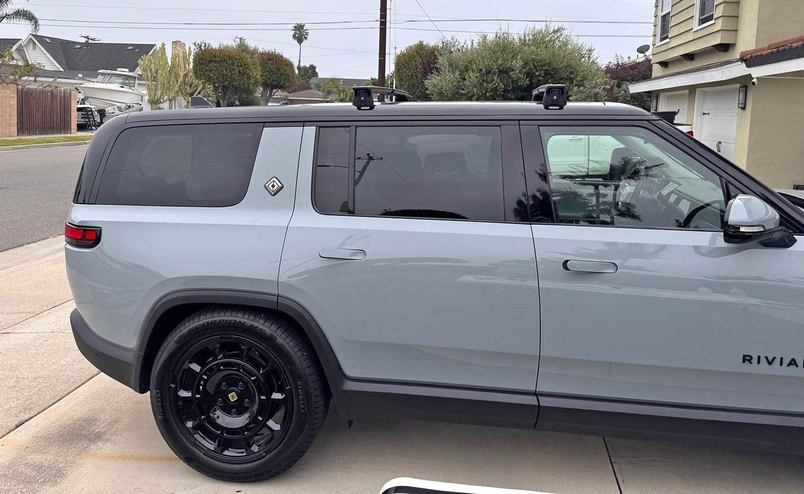 DIY darkout package | Rivian Forums - R1T R1S R2 R3 News, Specs, Models ...