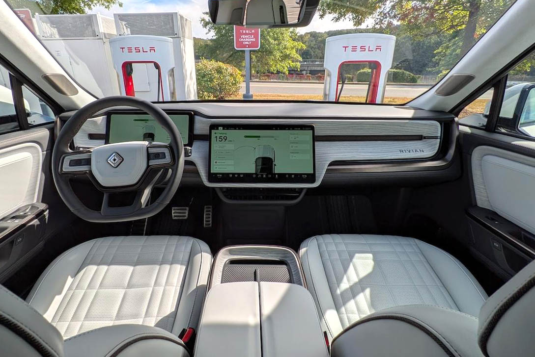 First impressions: R1S Gen 2 Tri Max Ascend, Ocean Coast + Driftwood ...