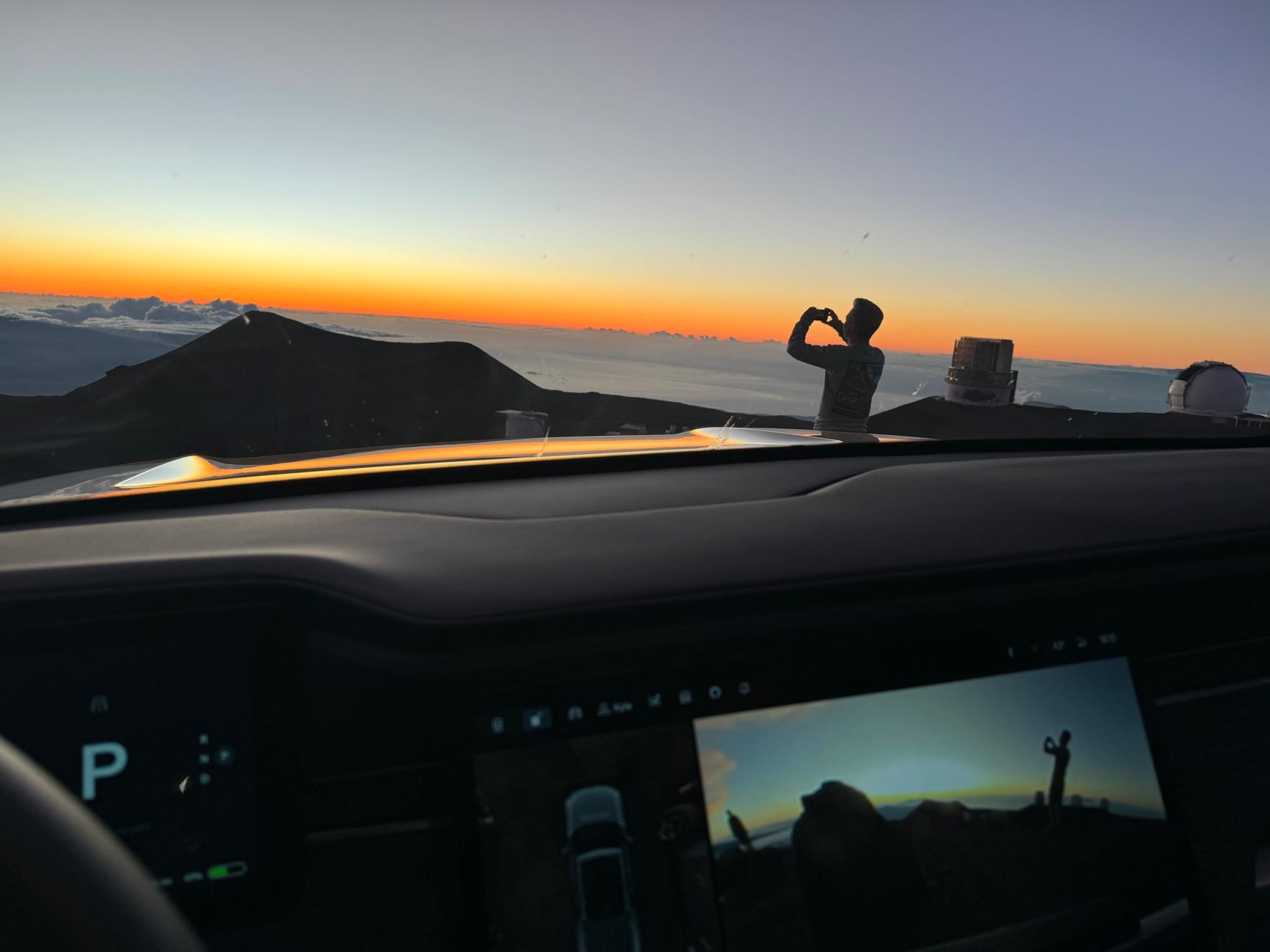 Chilly sunset from 13,751 feet at the summit of Mauna Kea, Big Island ...