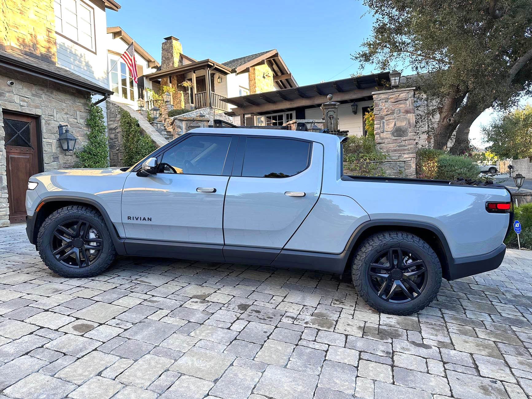 22” Range Wheels —> 20” Atomic Wheels + KO3 Tires | Rivian Forum - R1T ...