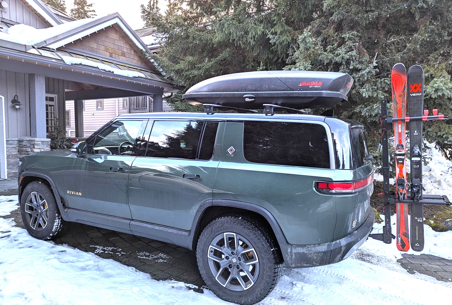 Better than expected efficiency - rooftop box & ski rack on R1S (Gen 1 ...