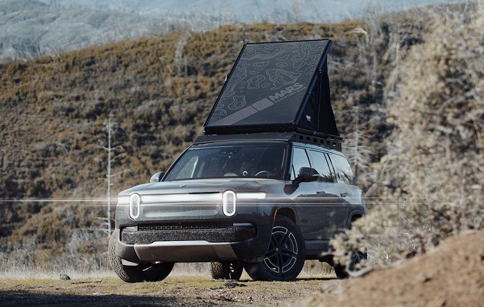 Mars Aeroblade: 3.48" 110 lb Ultra-Slim Rooftop Tent for Rivian R1S and ...
